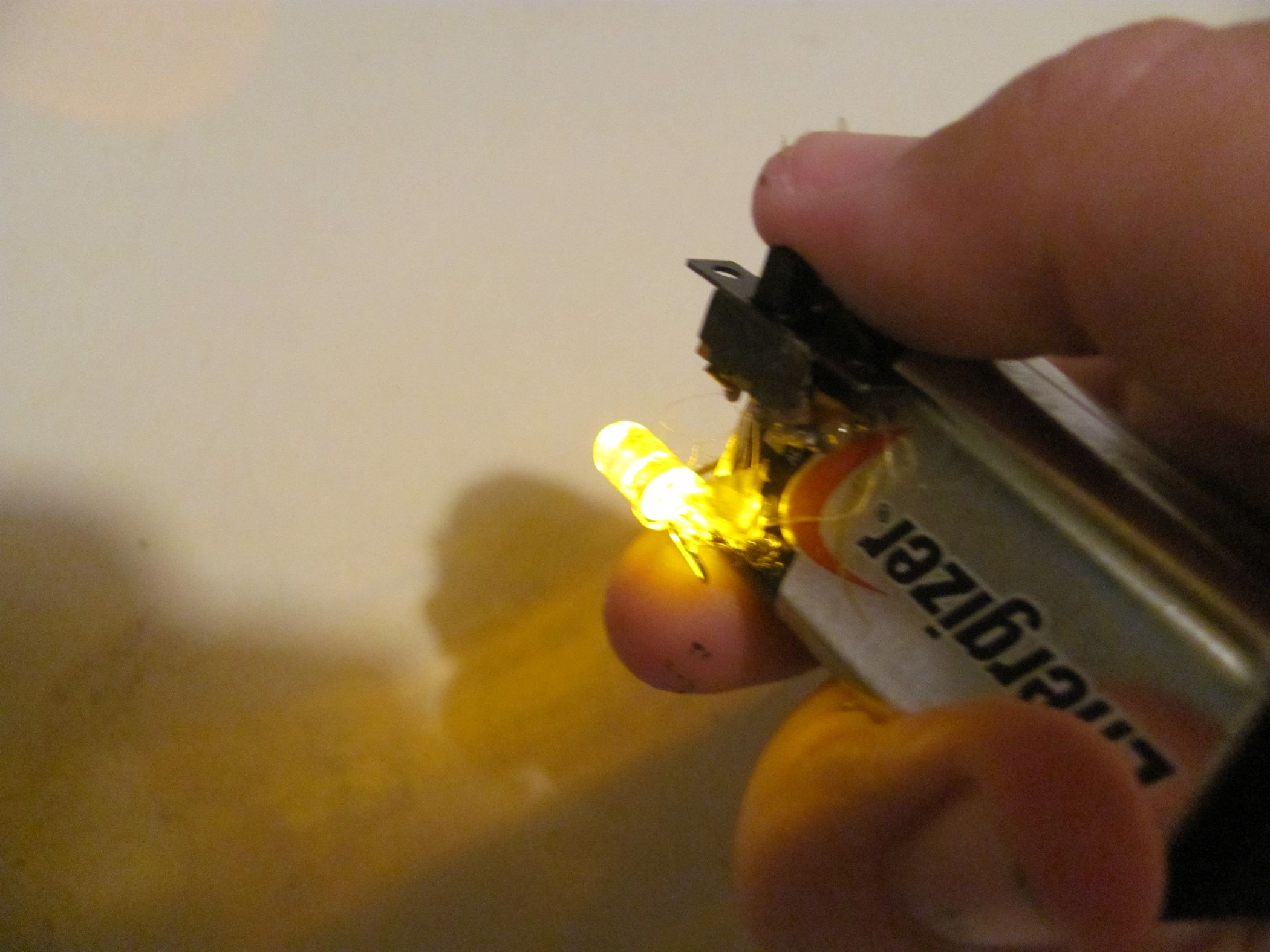9v Battery LED Flashlight(No Solder Needed) : 3 Steps - Instructables