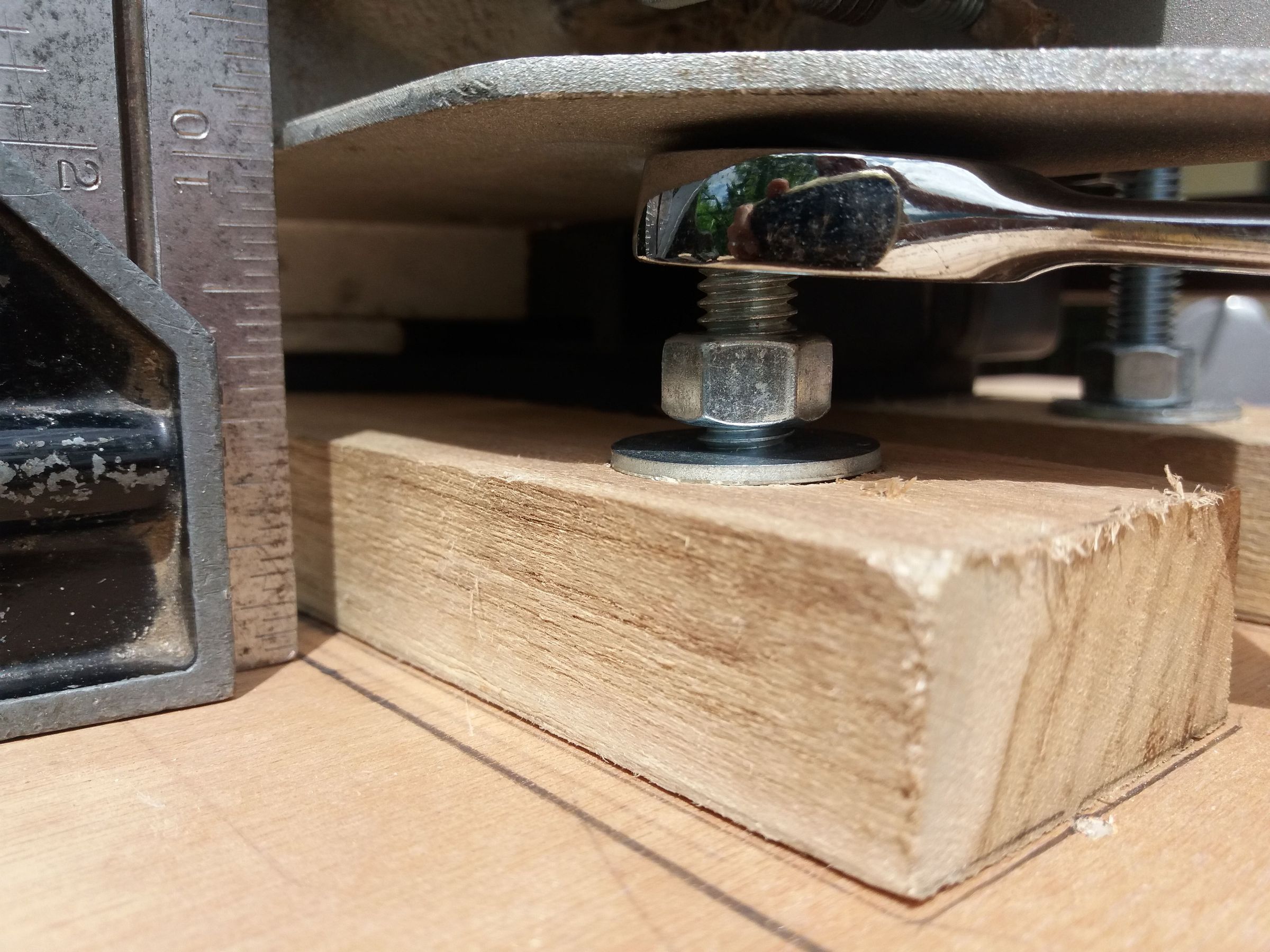 Benchtop Belt Sander Jig : 8 Steps (with Pictures) - Instructables