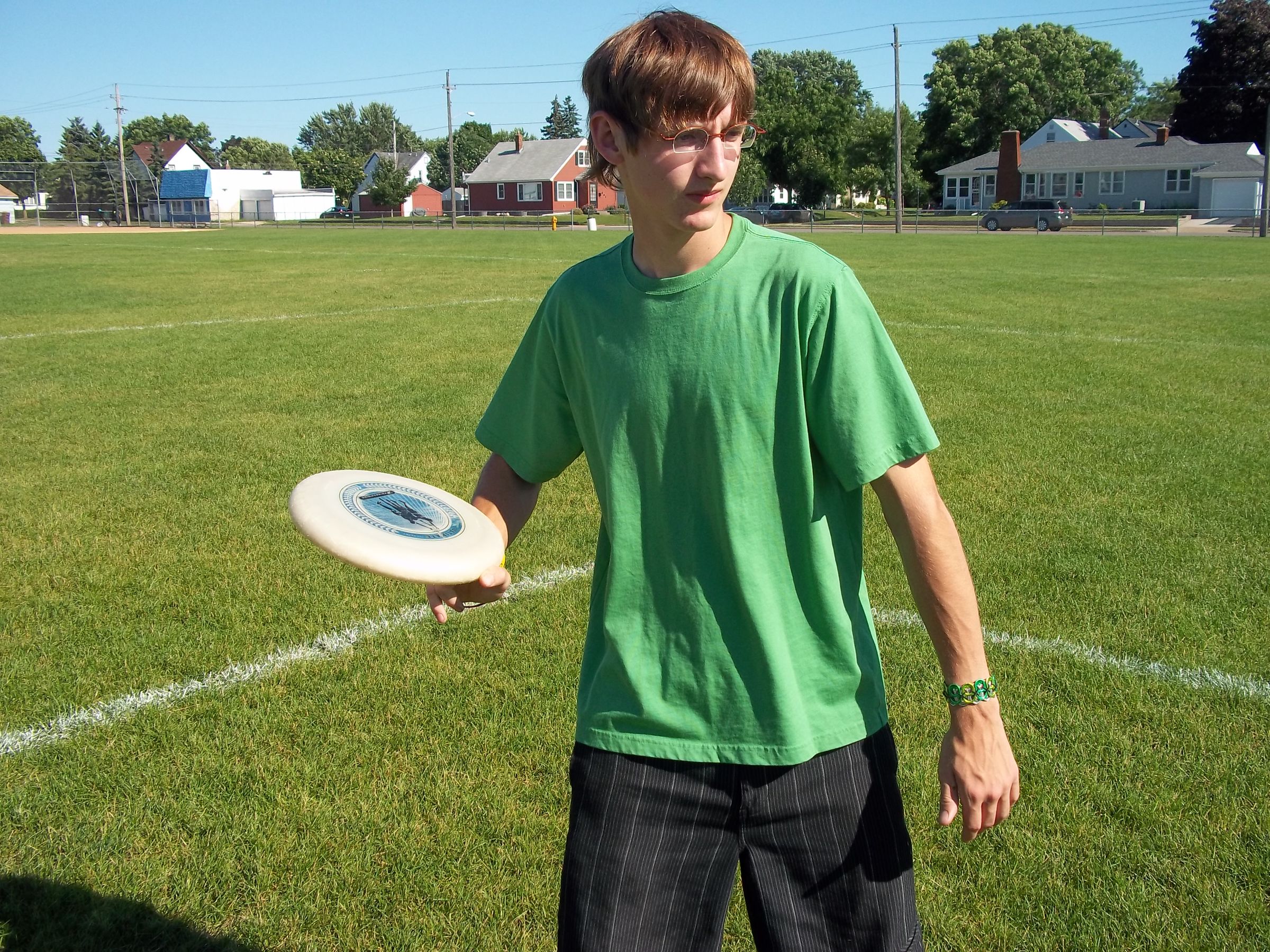 Funky McGroovy Frizbee Throwing Guide : 9 Steps (with Pictures ...