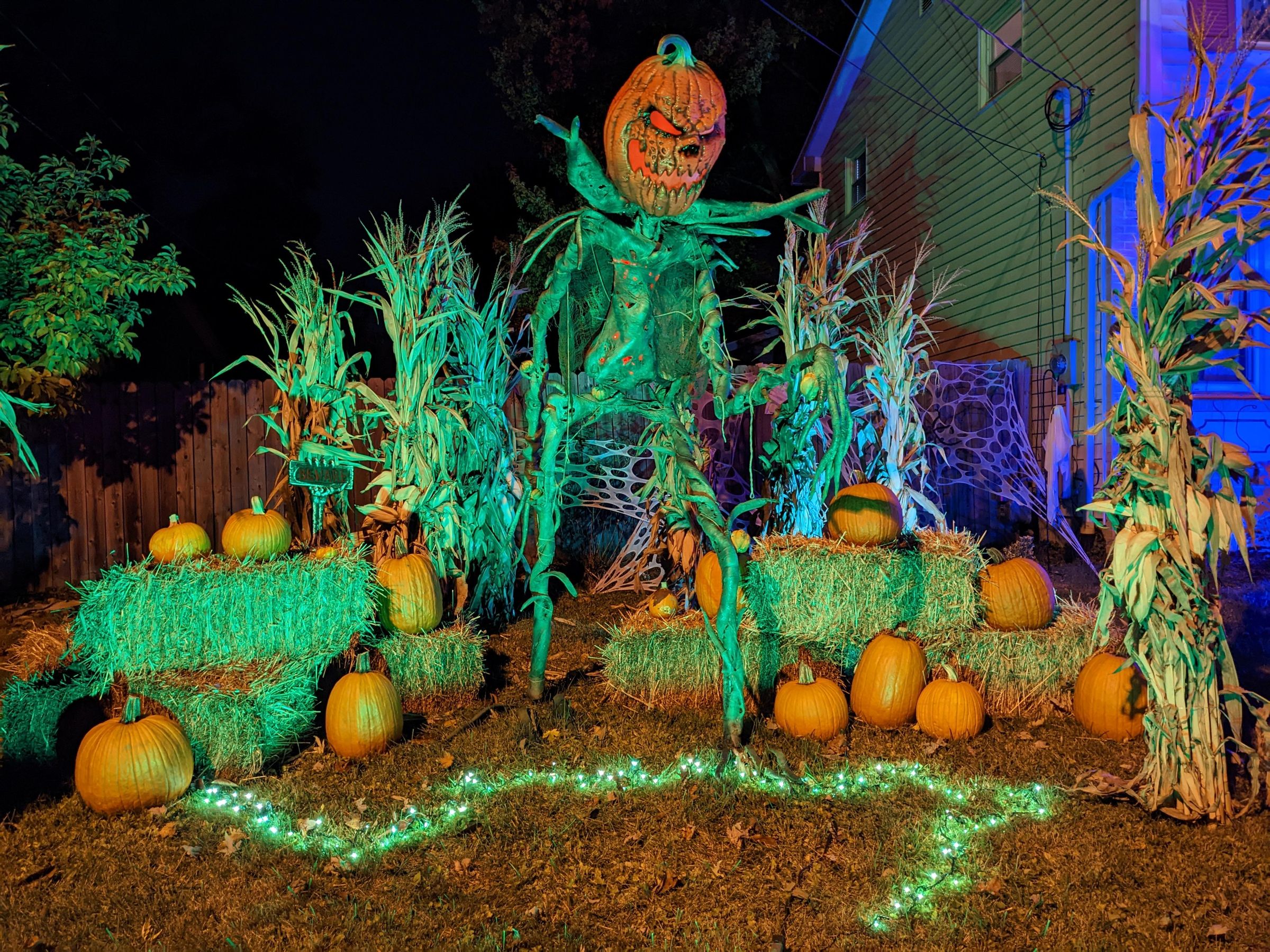 DIY 12ft Grimacing Pumpkin Monster Halloween Prop /Decoration : 5 Steps ...