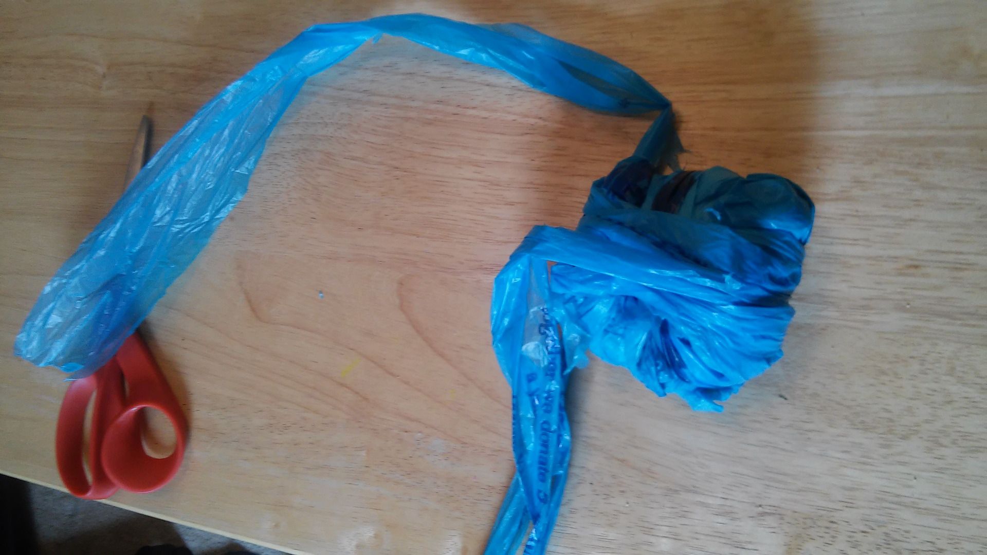 Plastic Yarn Out of Plastic Bags : 6 Steps (with Pictures) - Instructables
