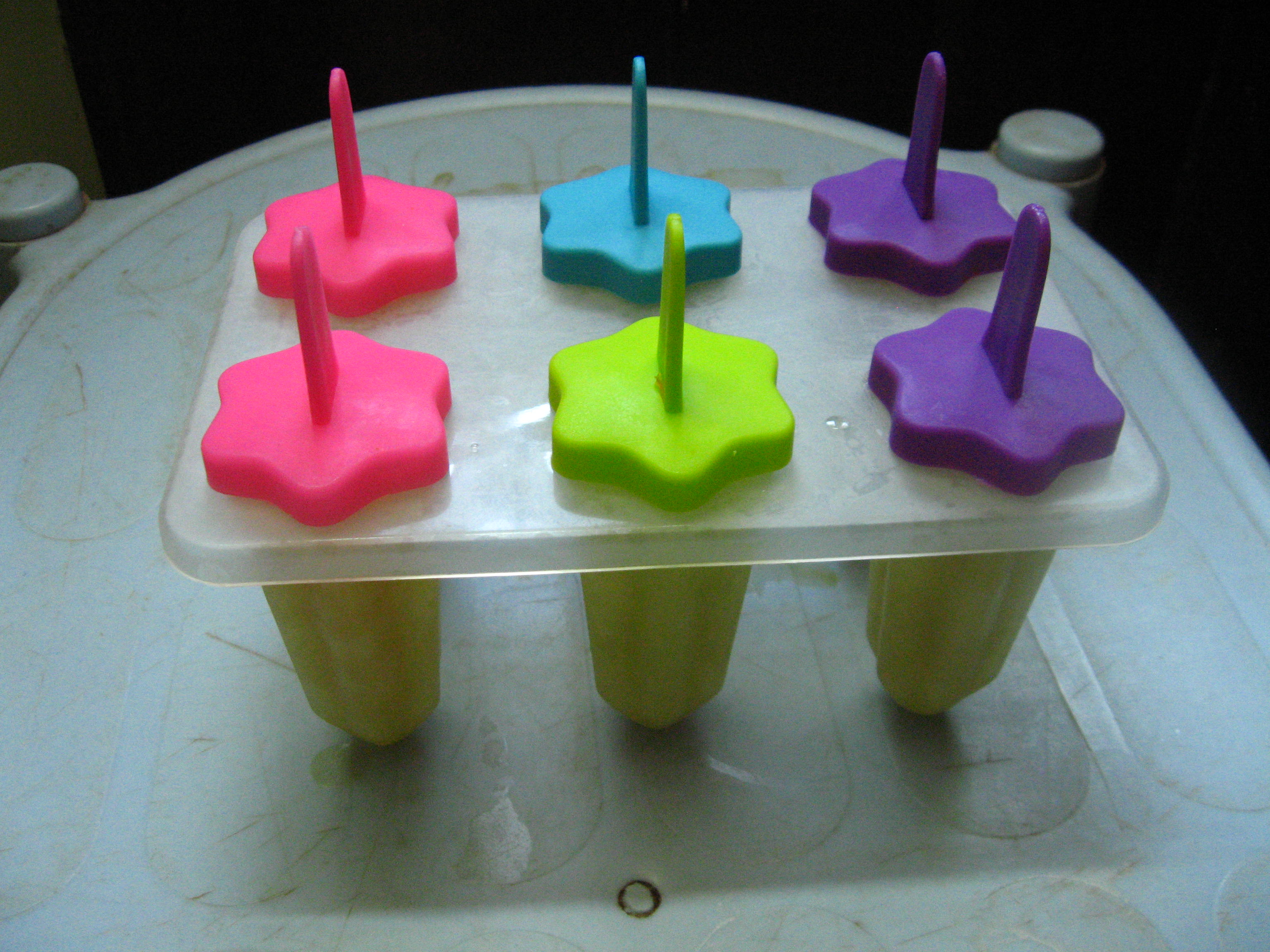 Beat the Heat With Super Delicious Lemon Ice Popsicles : 6 Steps (with ...