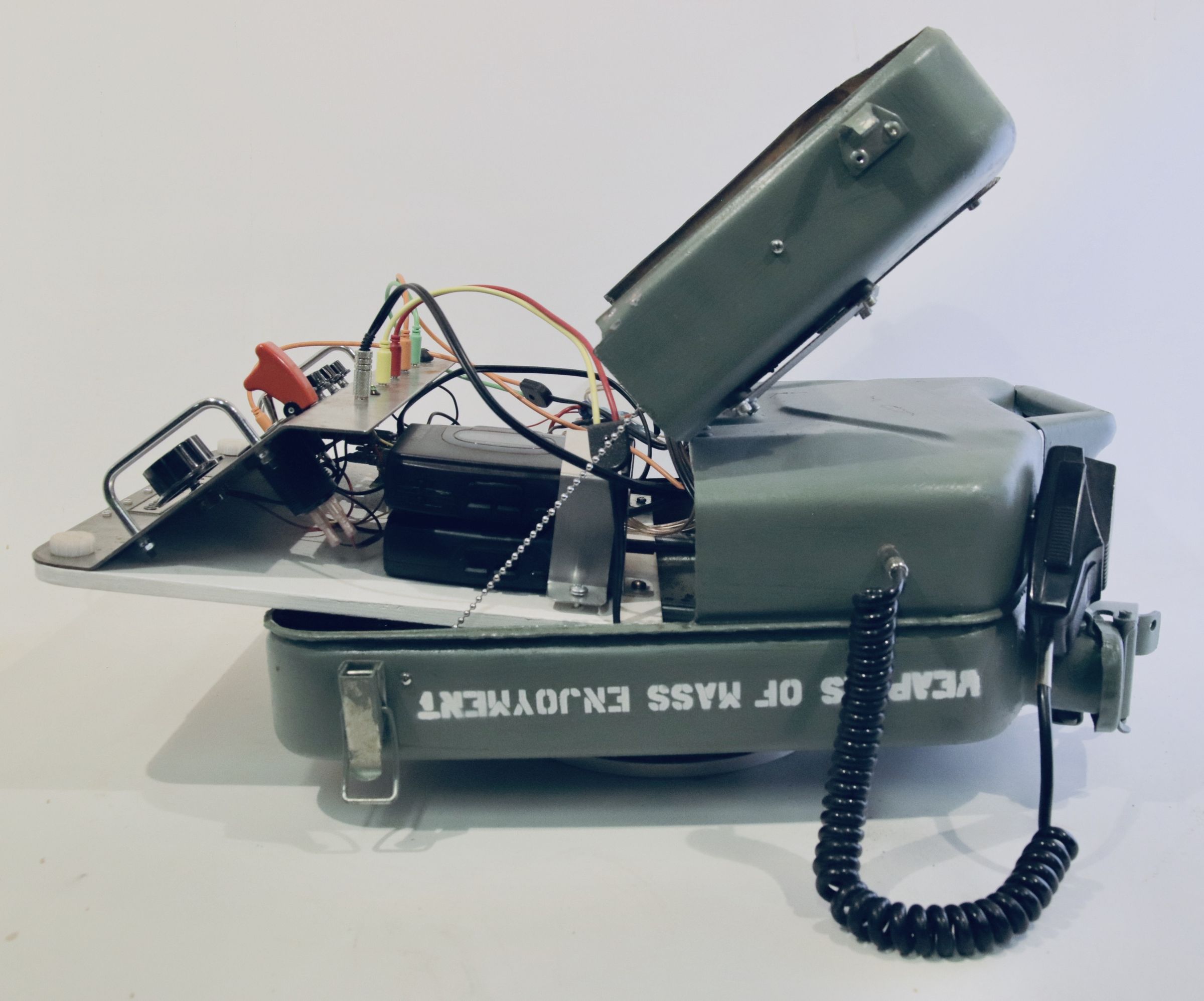 The Portable Laff Box : 13 Steps (with Pictures) - Instructables