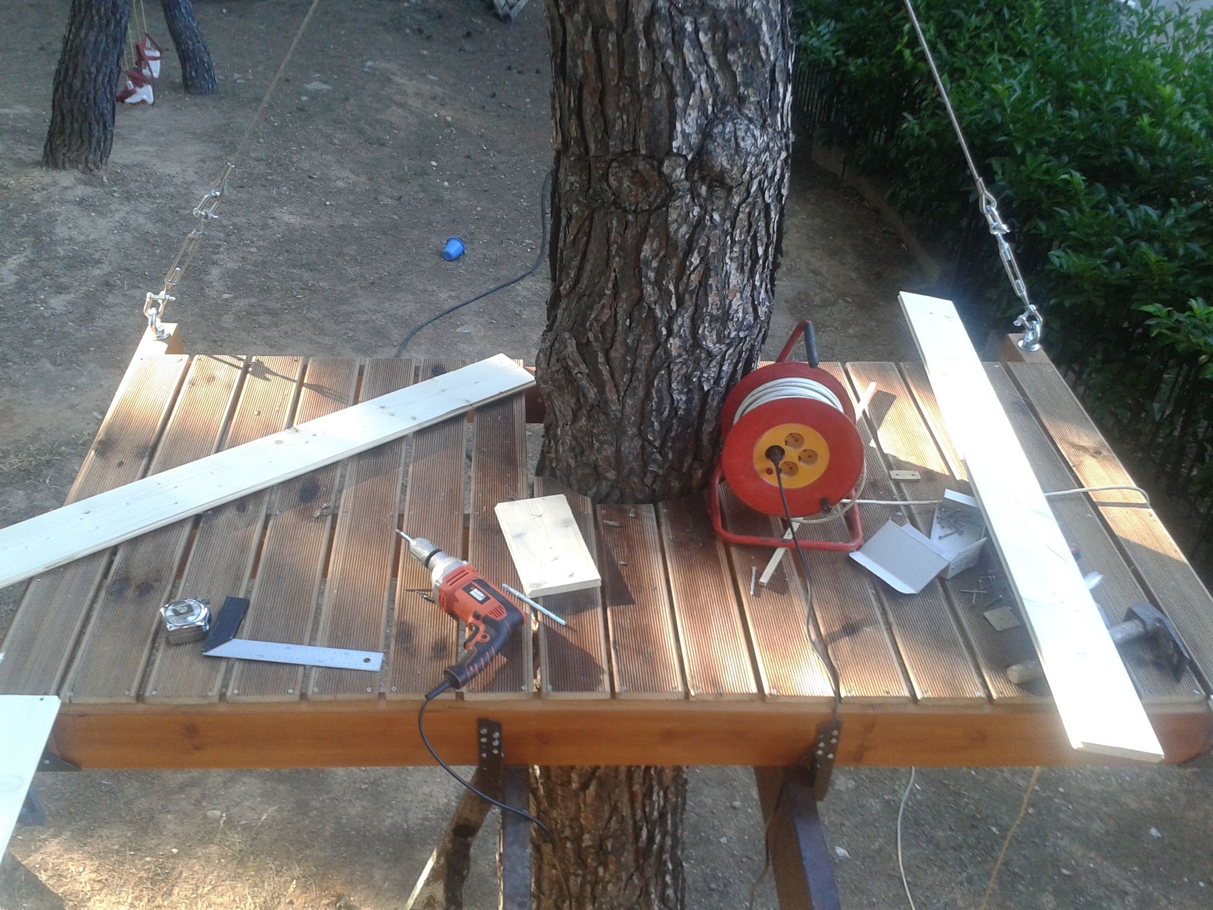 Treehouse on Two Trees : 22 Steps (with Pictures) - Instructables