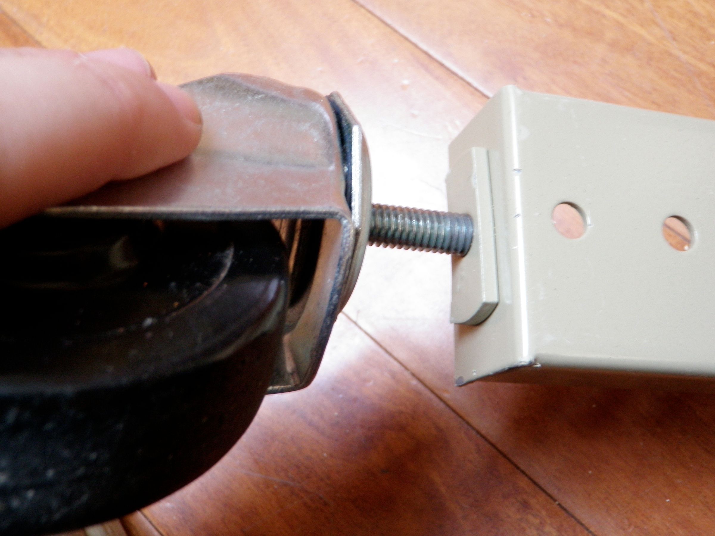 Simple Workbench : 9 Steps (with Pictures) - Instructables