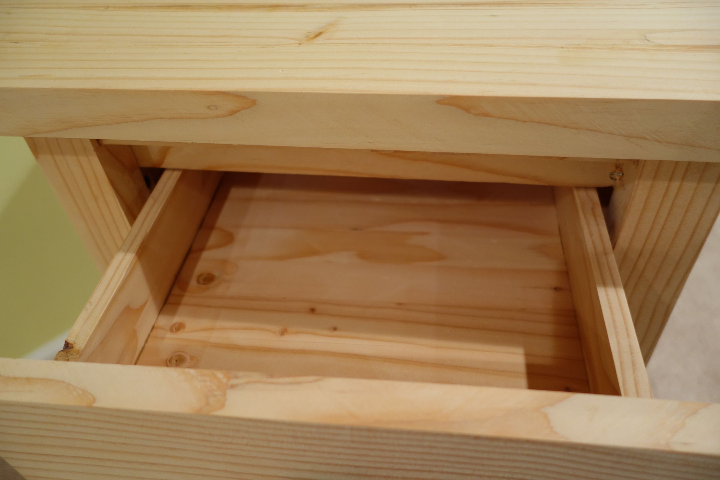2x12 End Table With HDPE Knob : 12 Steps (with Pictures) - Instructables