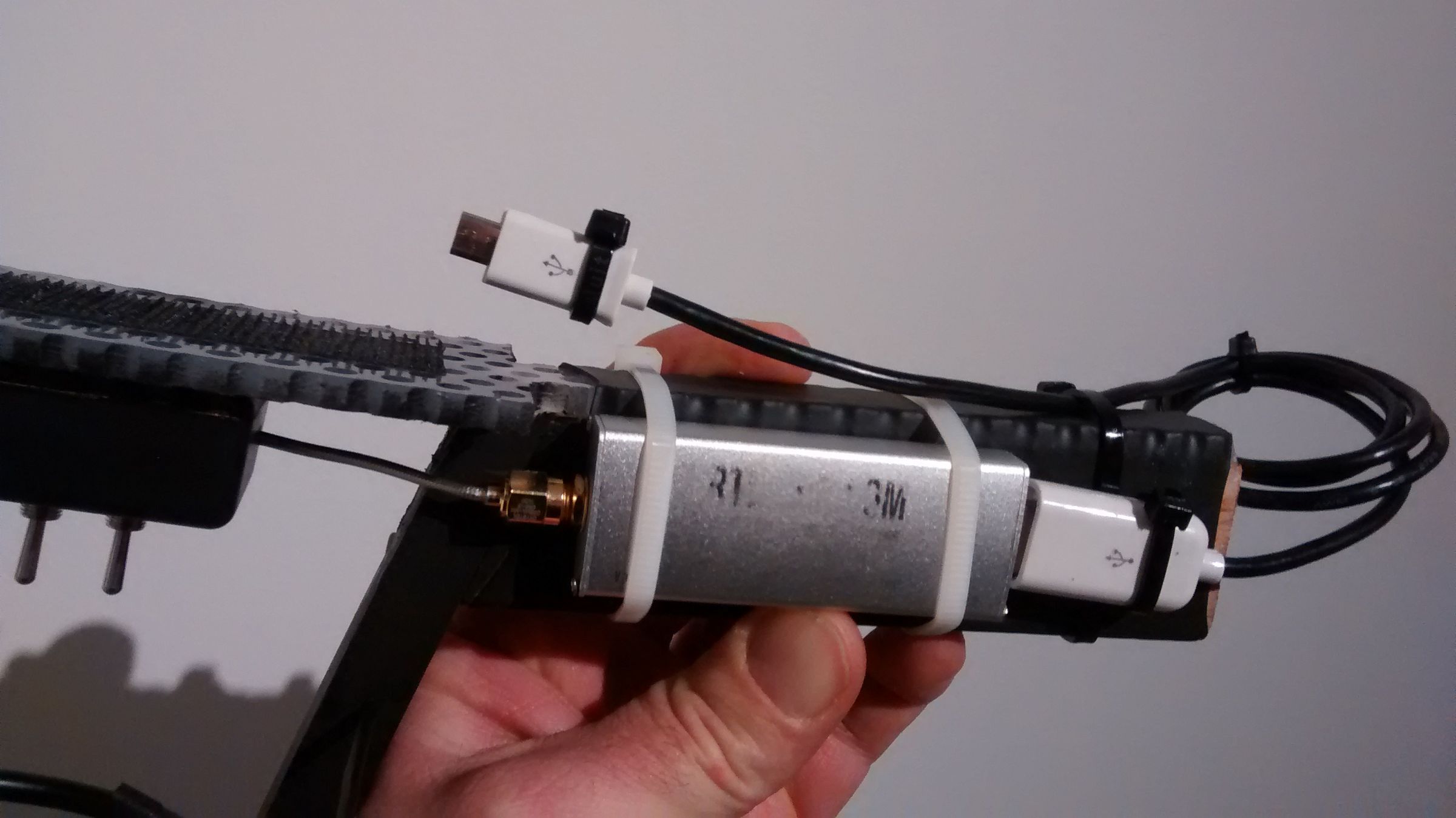 Tiny UHF Tracker Transmitter : 5 Steps (with Pictures) - Instructables