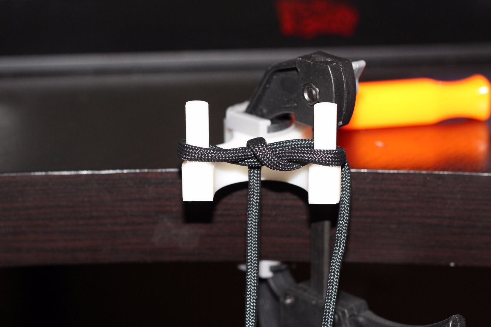 3D Printed Two Peg Spool Knitting - the Beginning : 6 Steps - Instructables