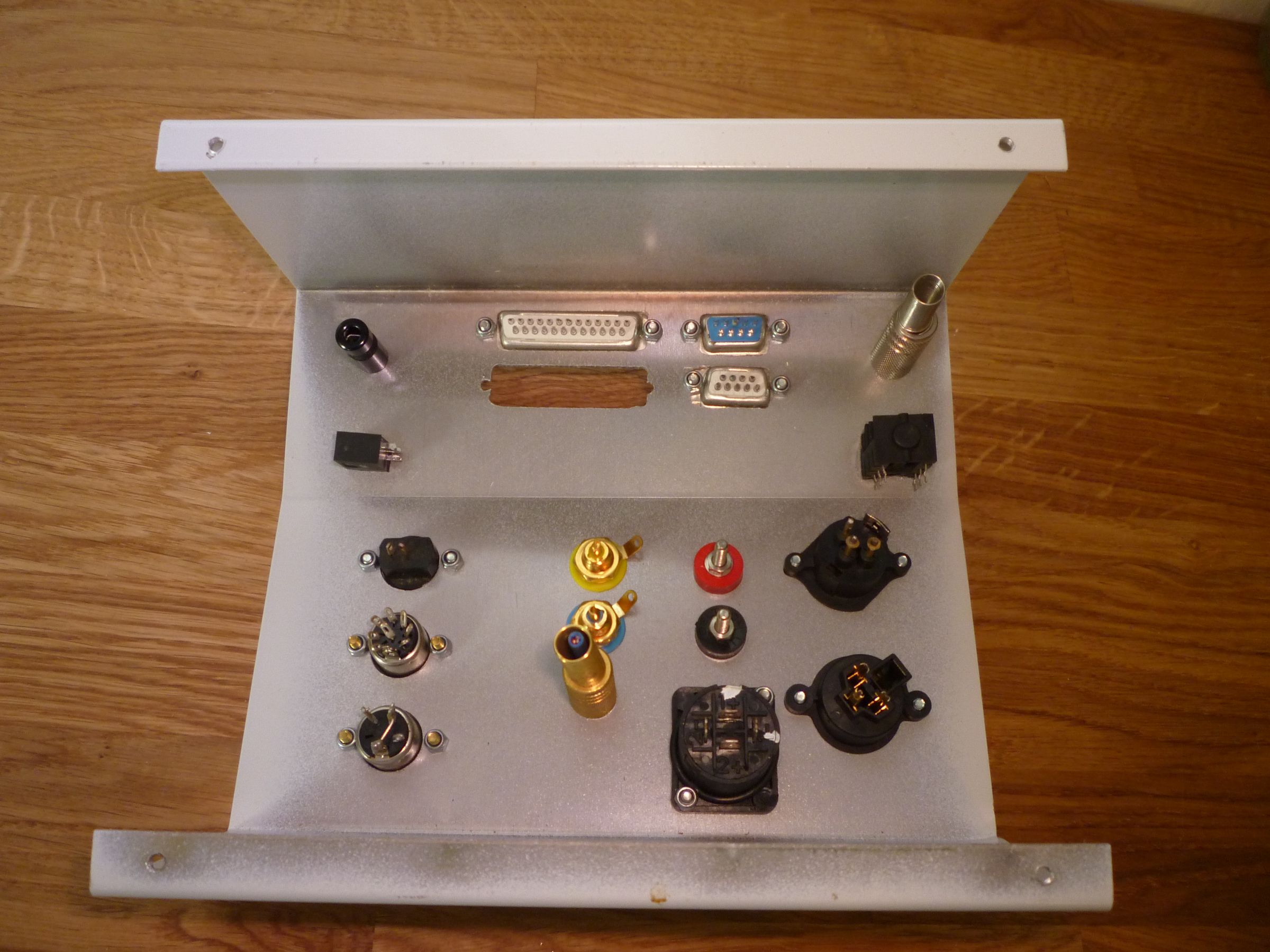 Soldering Fiddly Plugs & Sockets - Instructables