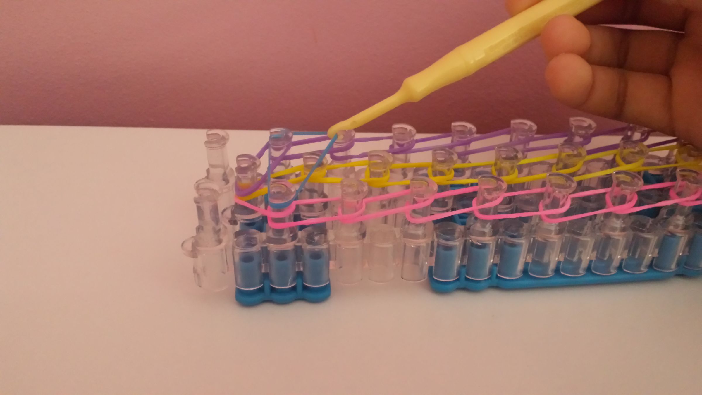 Rainbow Loom Triple Single Braclet : 4 Steps - Instructables