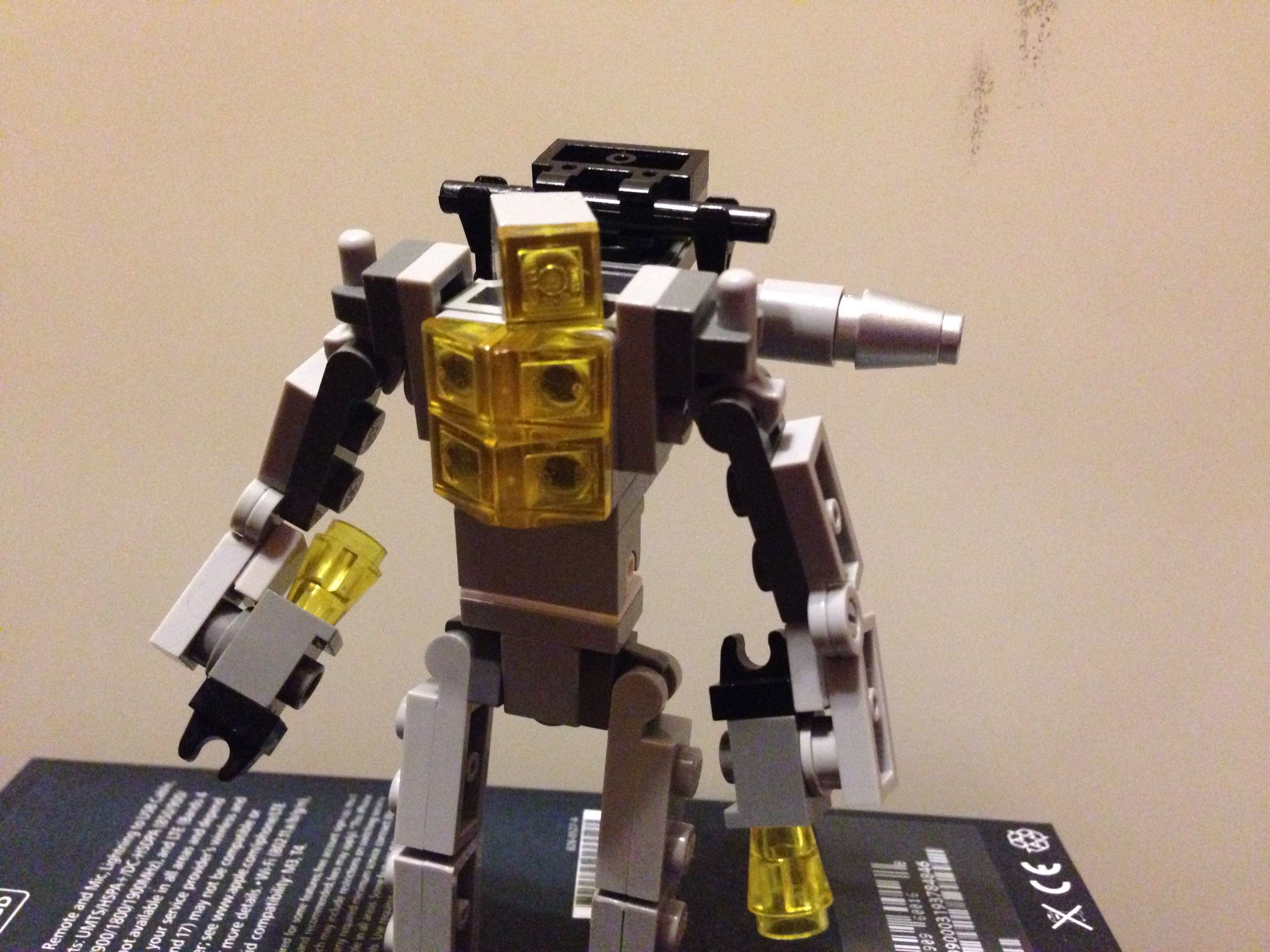 Mini Lego Transformers: Shockbomber - Instructables
