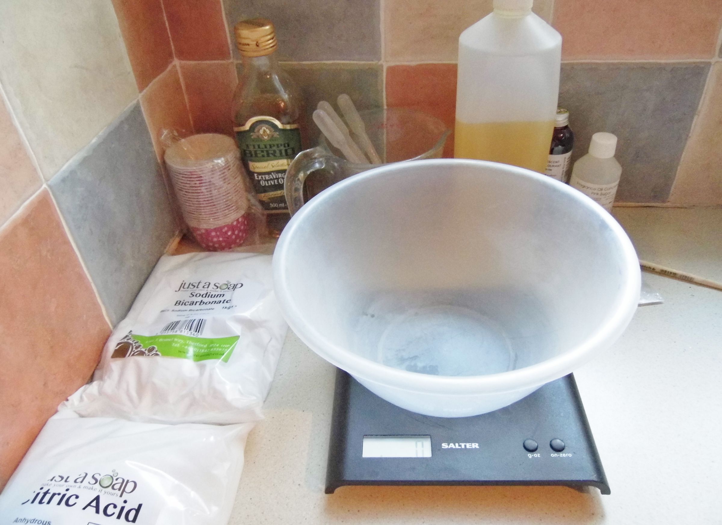 How To: Make a Bath Bomb : 10 Steps (with Pictures) - Instructables