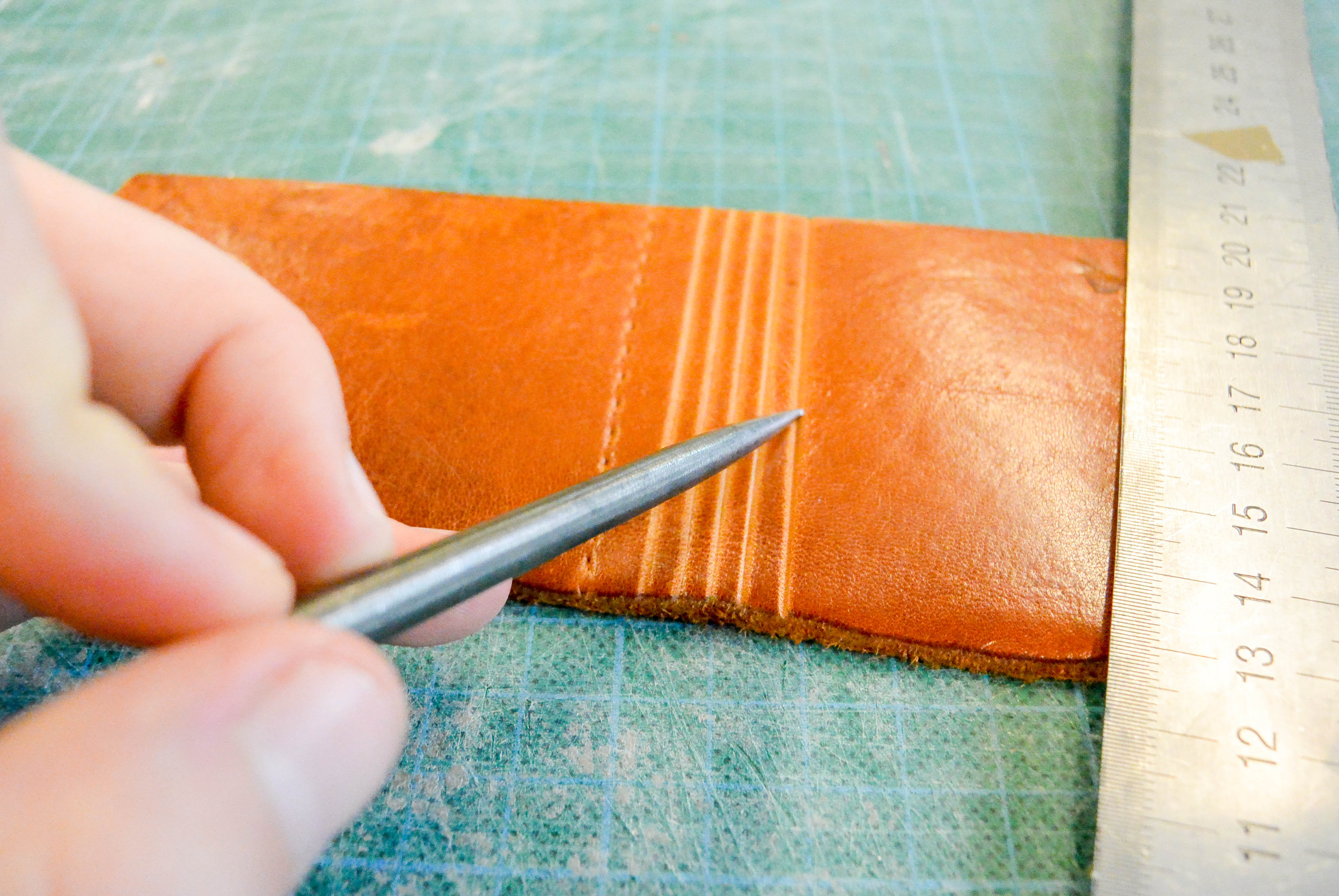Leather Folding Techniques - Werkplaatsidc : 10 Steps (with Pictures ...