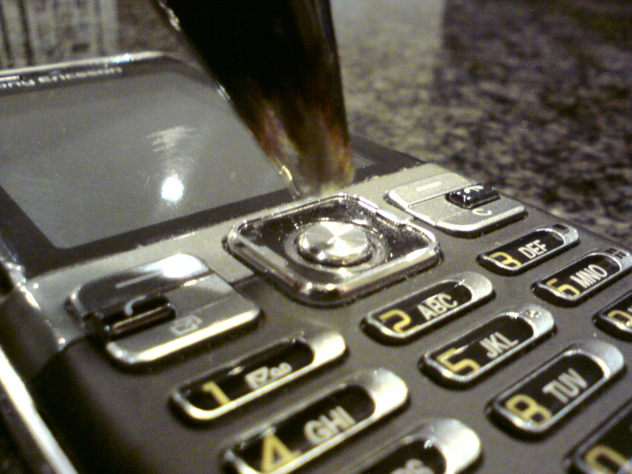 Cell Phone for Gloved Hands or Fat Fingers : 3 Steps - Instructables