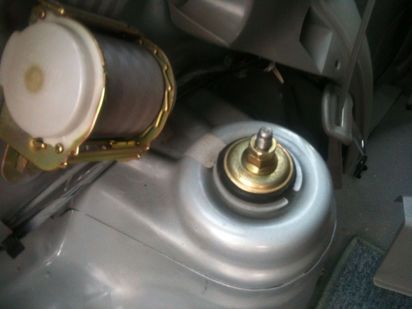 Trunk 12V Socket/plug for a Car : 5 Steps - Instructables