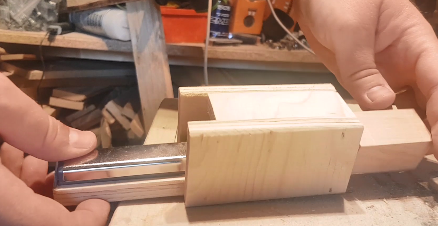 Pop Up Bench Dogs : 6 Steps (with Pictures) - Instructables