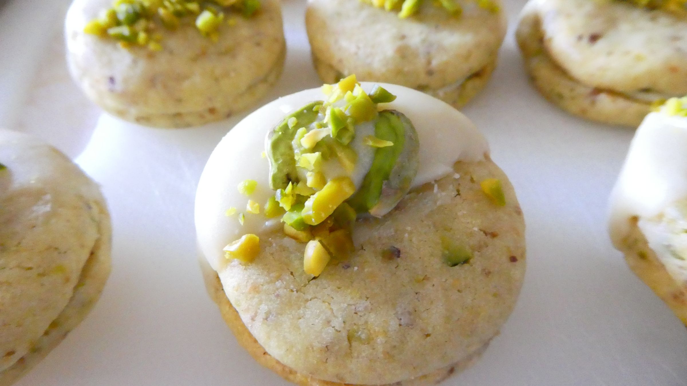 Pistachio Prosecco Cookies : 8 Steps (with Pictures) - Instructables