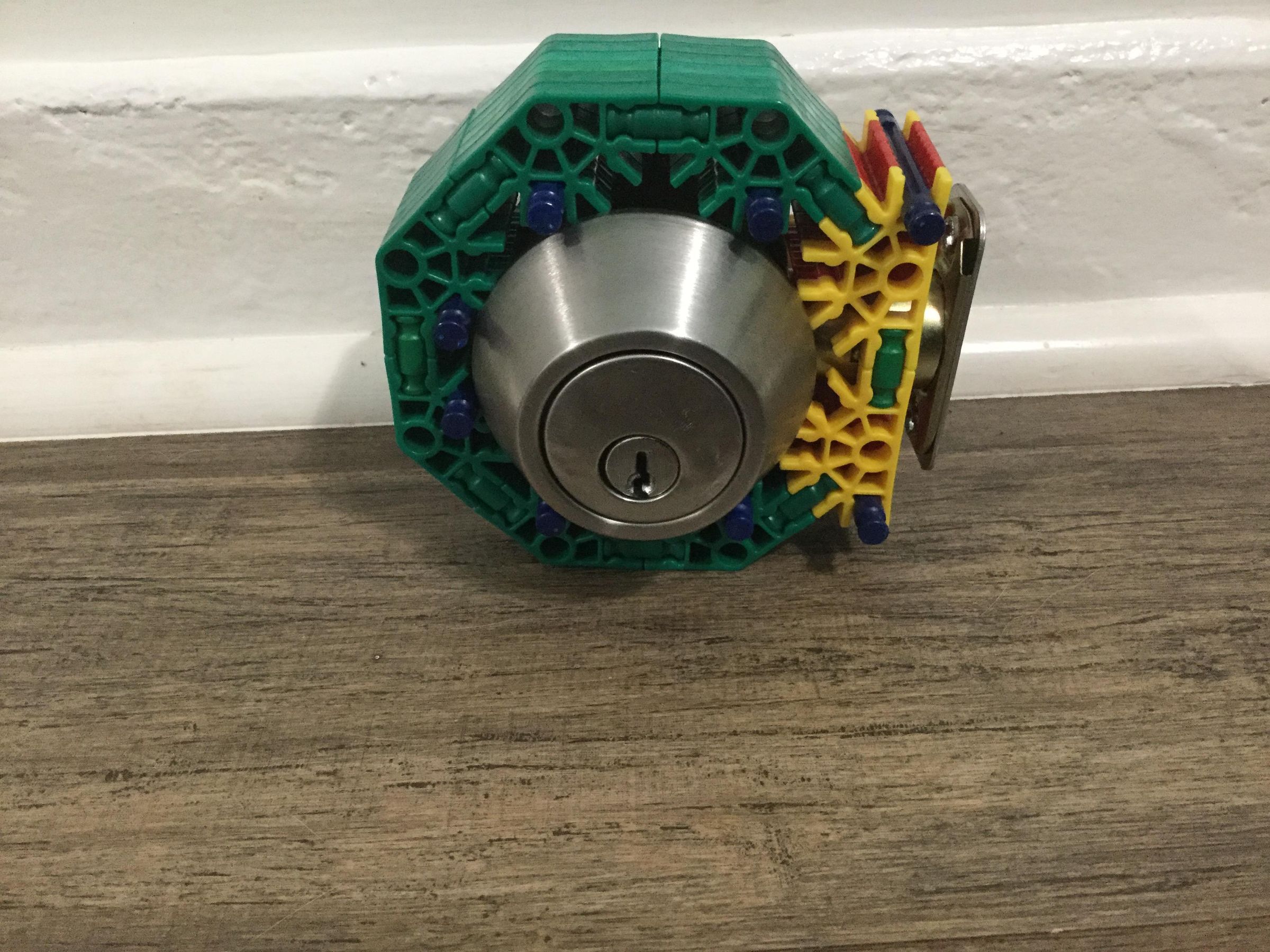 K’nex Lock Stand : 3 Steps - Instructables