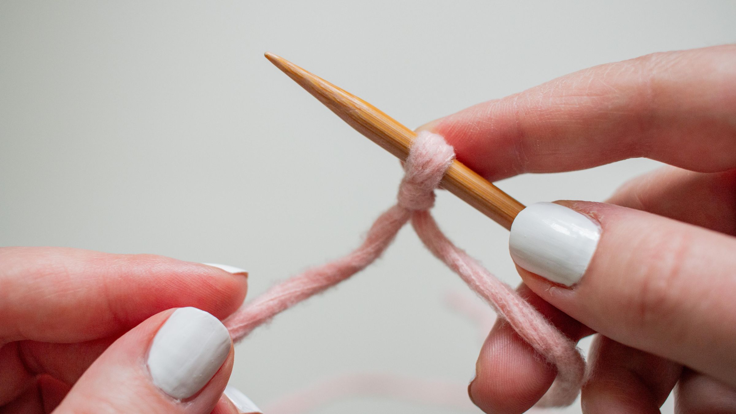 Alternating Cable Cast on in the Round Tutorial : 13 Steps (with ...