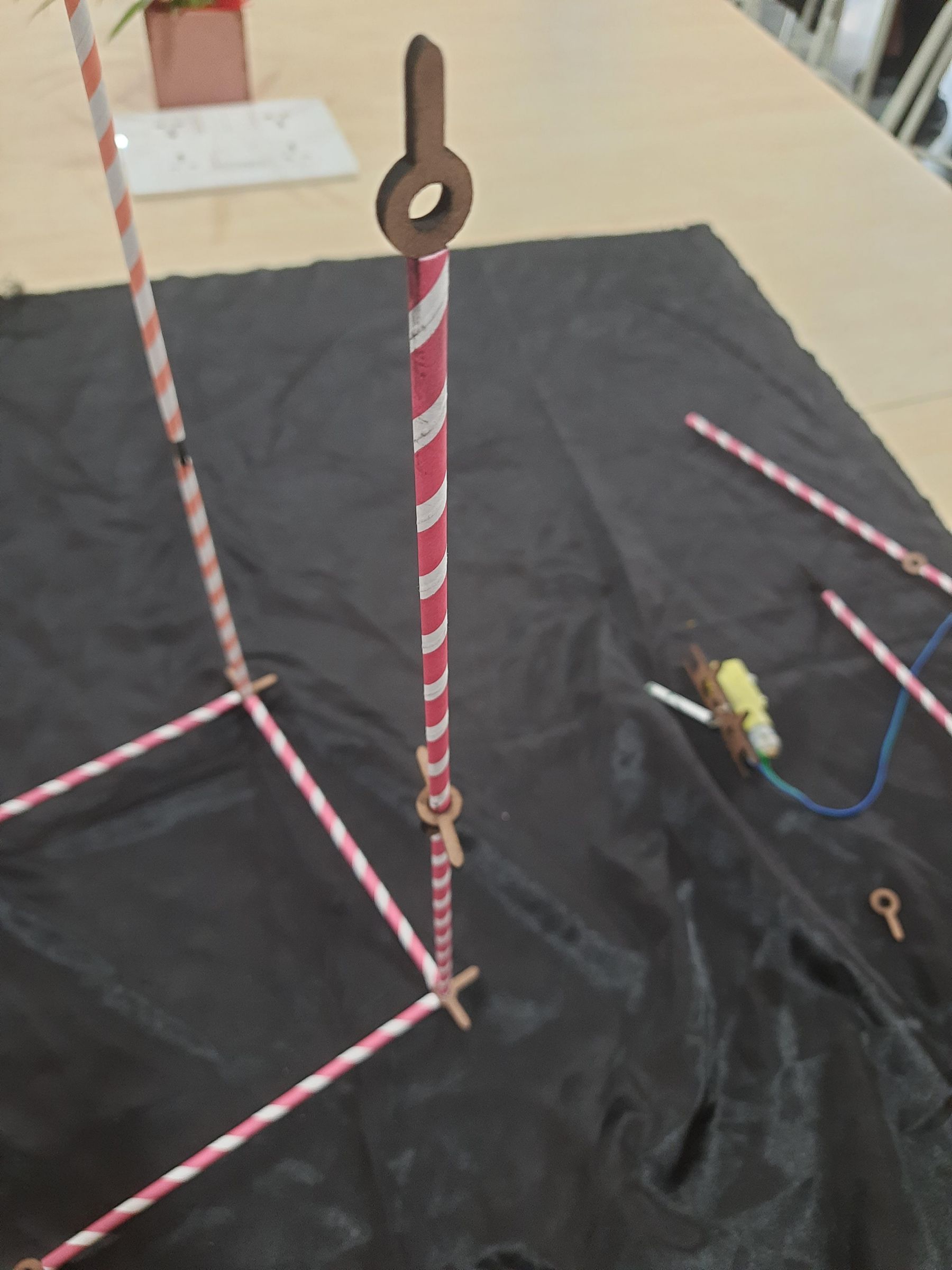Ferris Wheel by Paper Straw ( Eco Friendly Materials) : 4 Steps ...