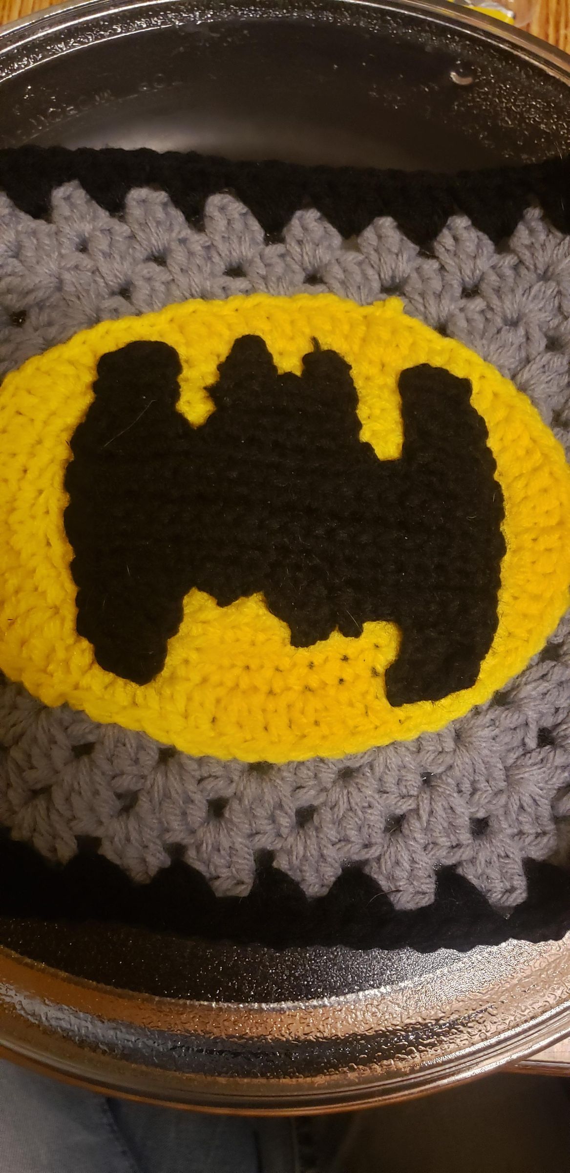 How to Crochet a Mini Version of the Batman Logo - Instructables