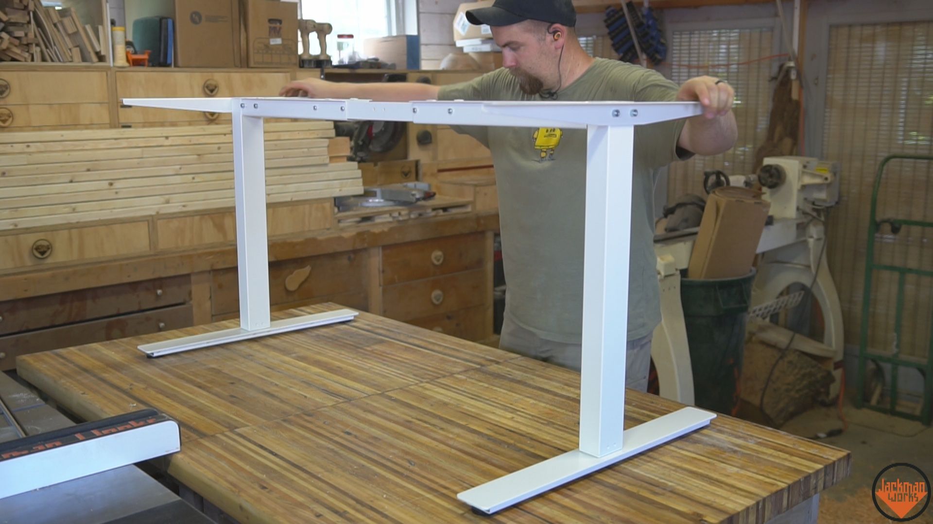 Adjustable Height Sit/Stand Walnut Desk : 11 Steps (with Pictures ...