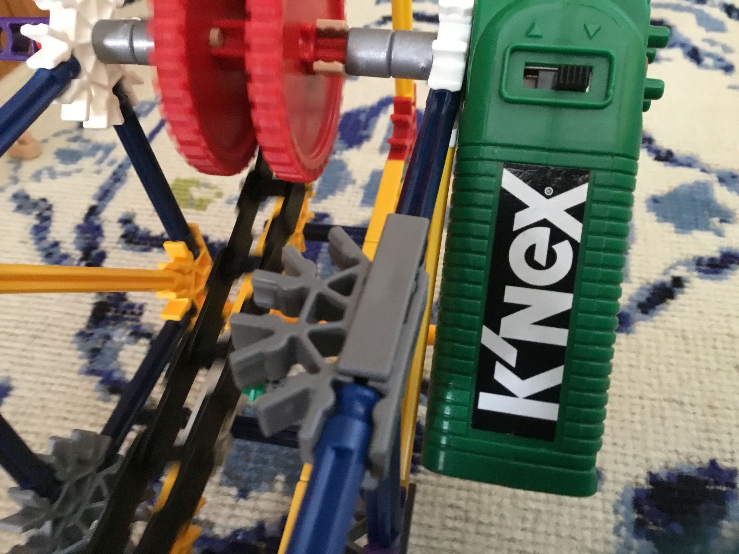 K’nex Triangle Lift : 3 Steps - Instructables