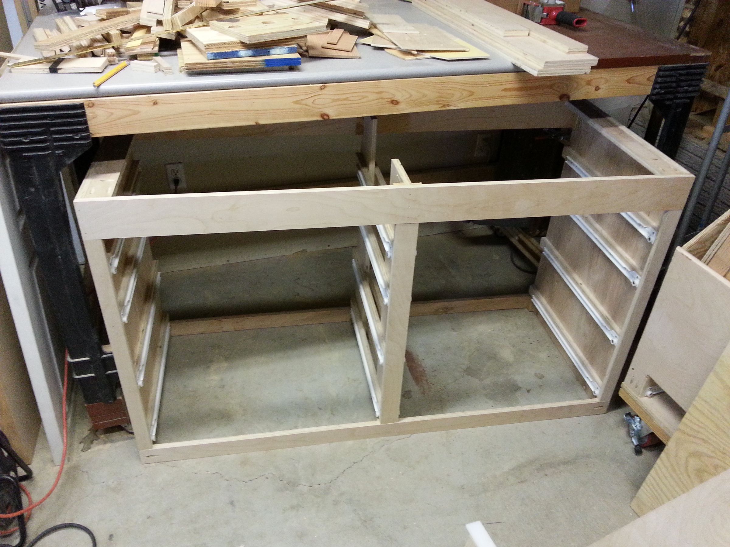 Workbench With Drawers in 5 Days : 5 Steps (with Pictures) - Instructables