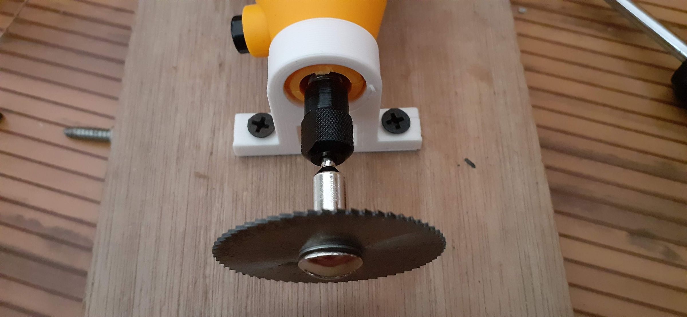 Perfect Straight Cutting Table : 4 Steps (with Pictures) - Instructables