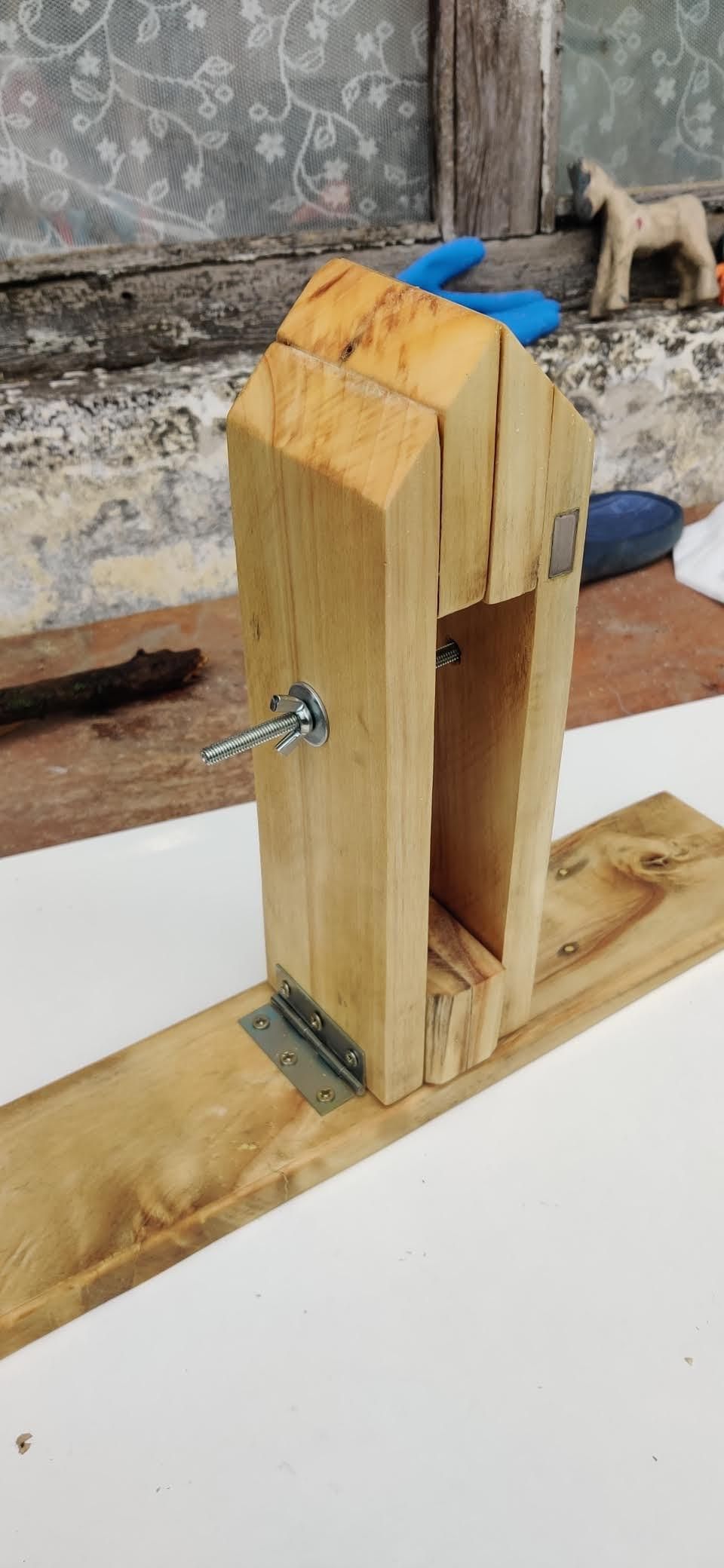 Simple and Cheap Stitching Pony : 8 Steps (with Pictures) - Instructables