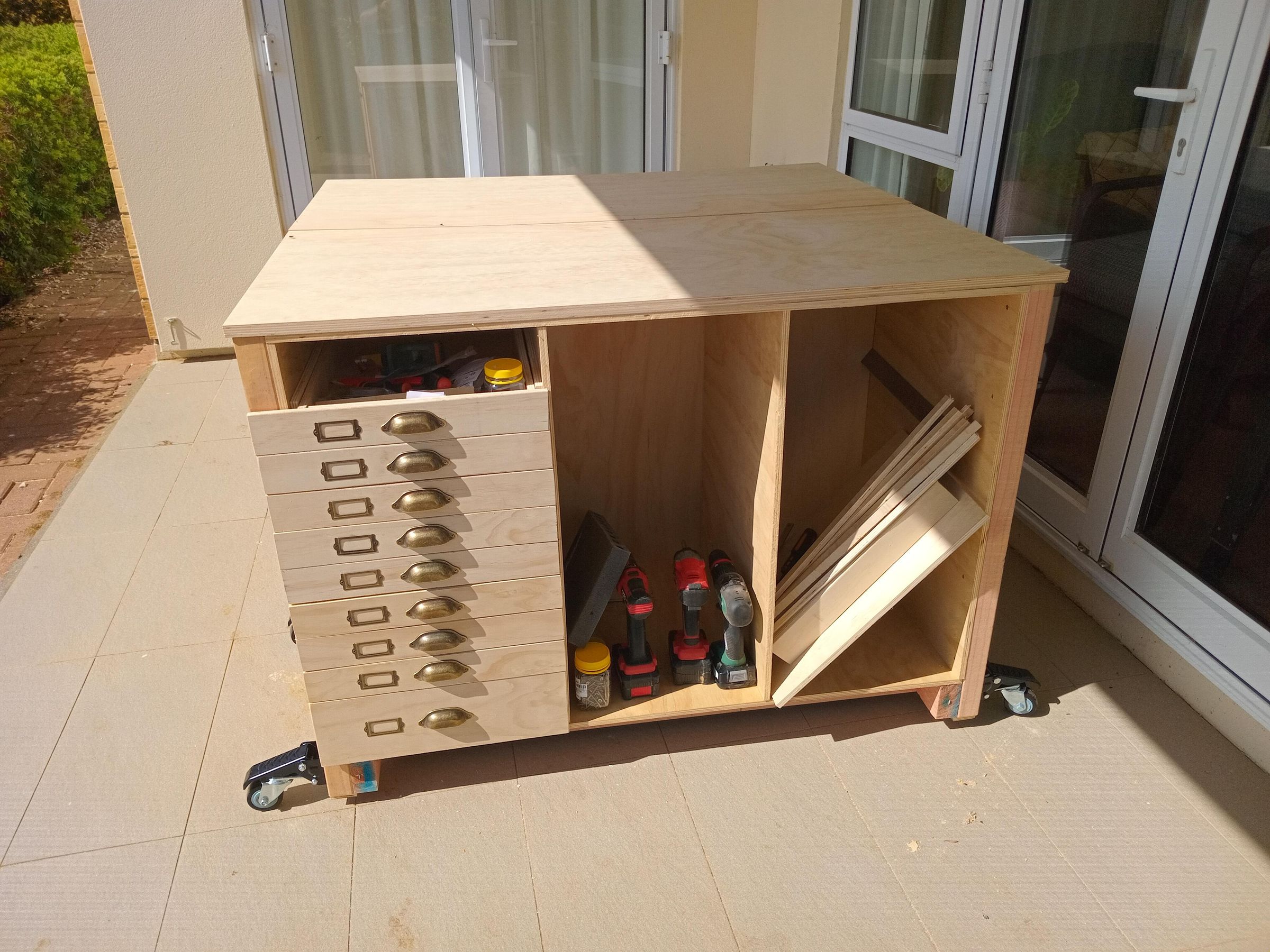 A New Workbench With Storage : 17 Steps (with Pictures) - Instructables