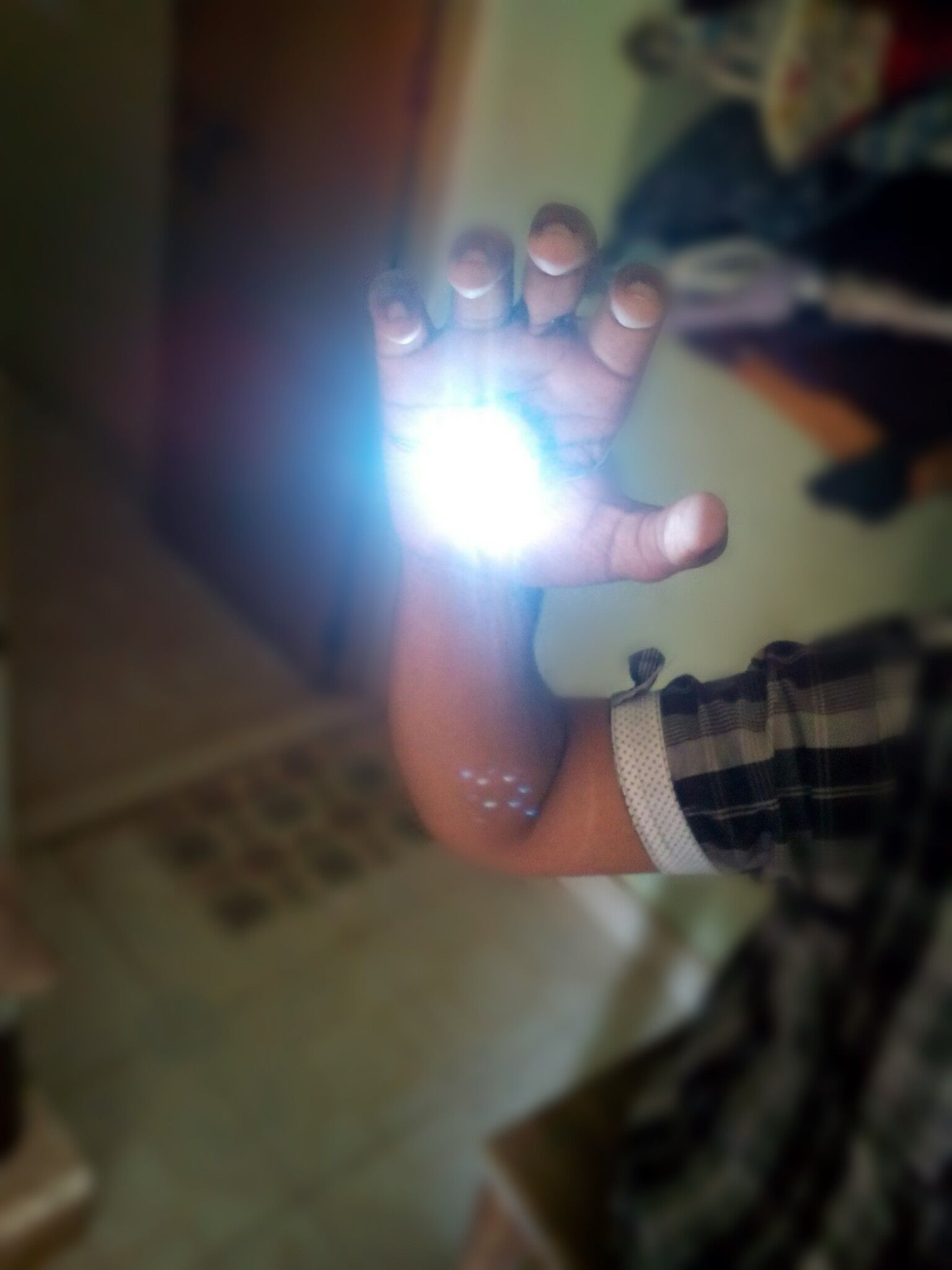 IRON MAN Themed Rechargeable Flashlight : 8 Steps (with Pictures ...