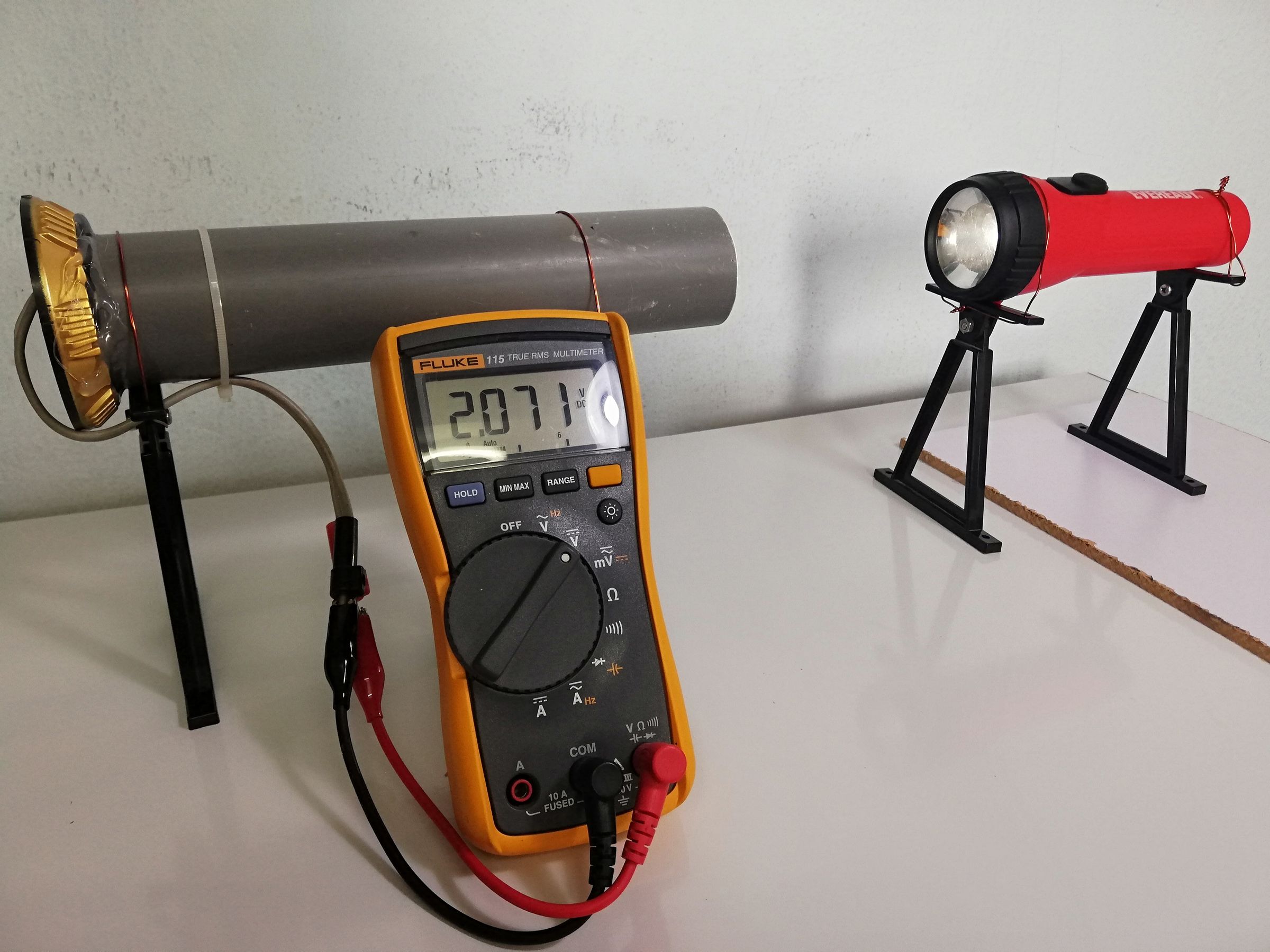 SOLAR PANEL AS a SHADOW TRACKER : 7 Steps (with Pictures) - Instructables