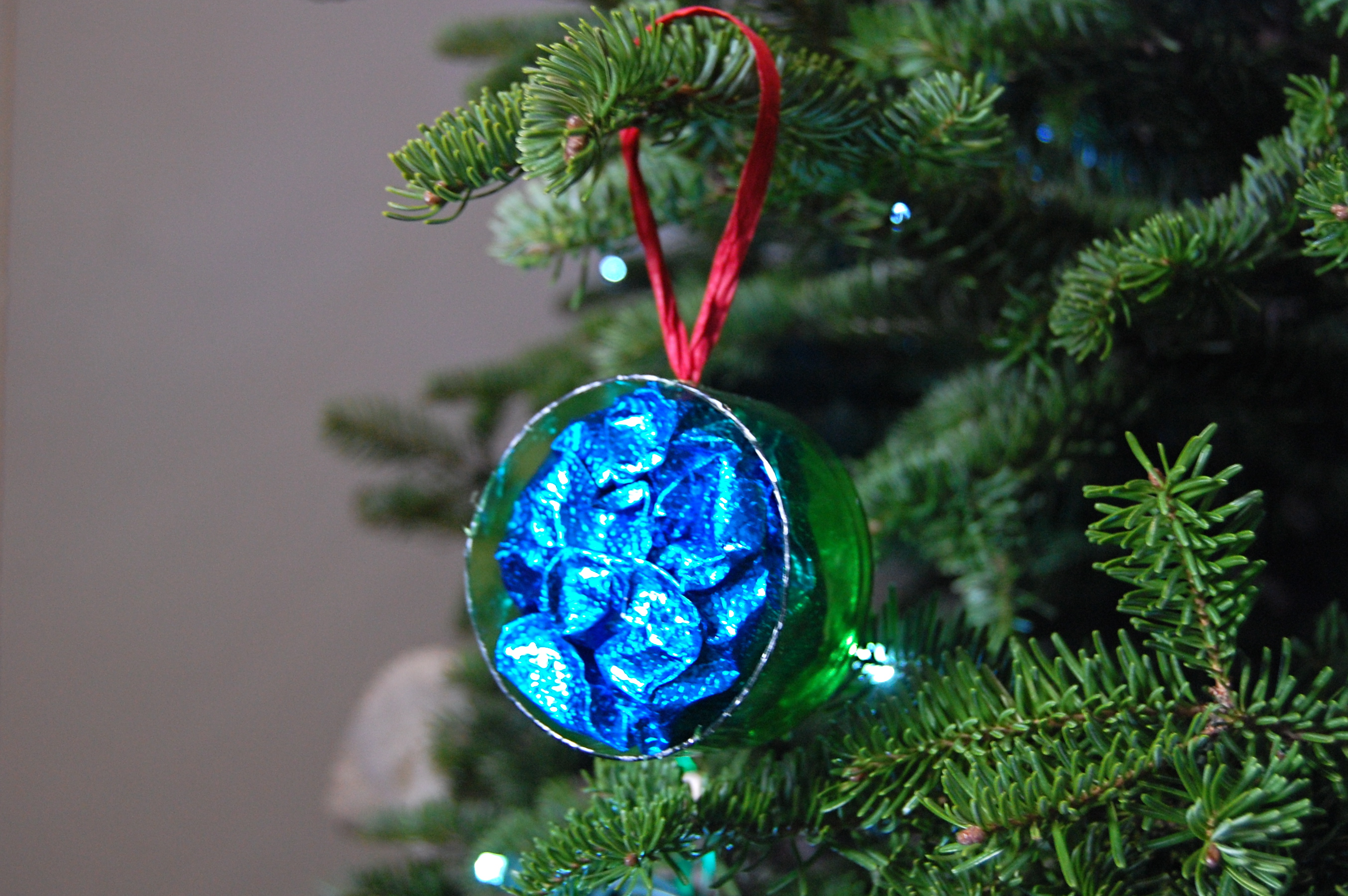 Ten Uses for Used Wrapping Paper : 10 Steps (with Pictures) - Instructables