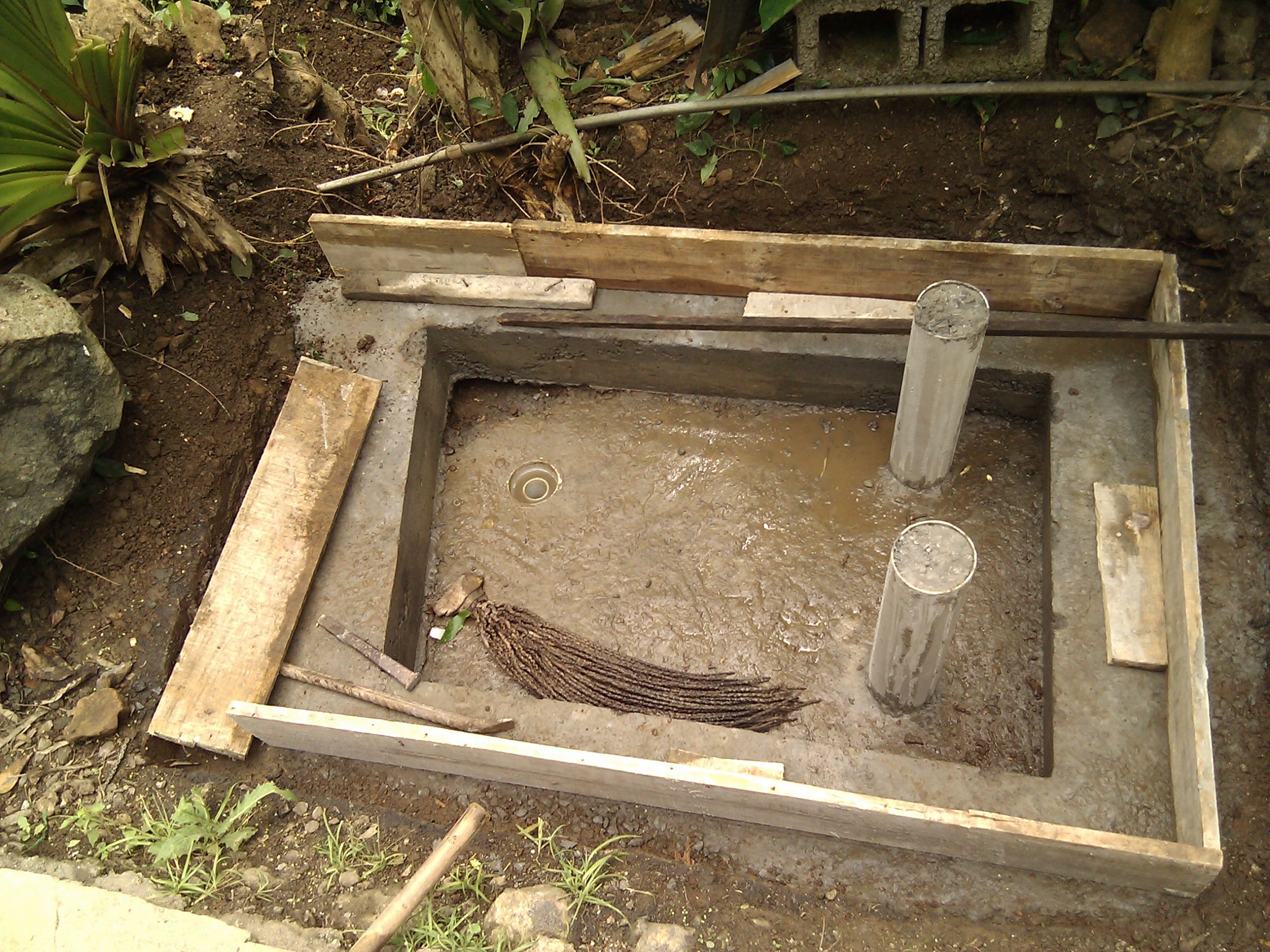 Concrete Pond : 9 Steps (with Pictures) - Instructables