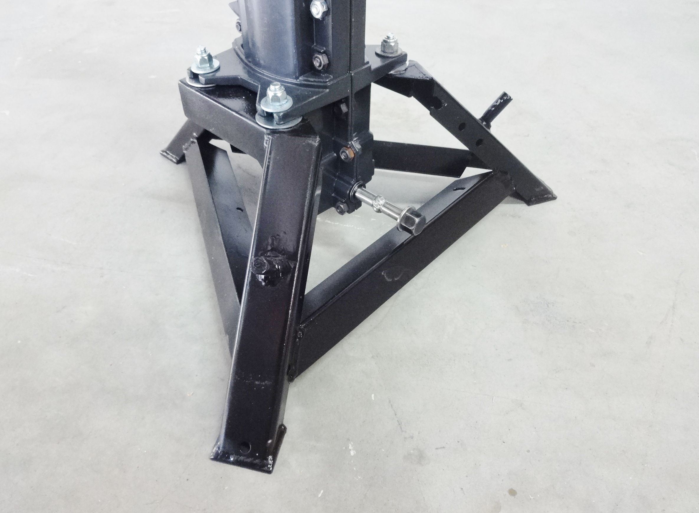 Height-Adjustable Portable Vise Stand : 22 Steps (with Pictures ...