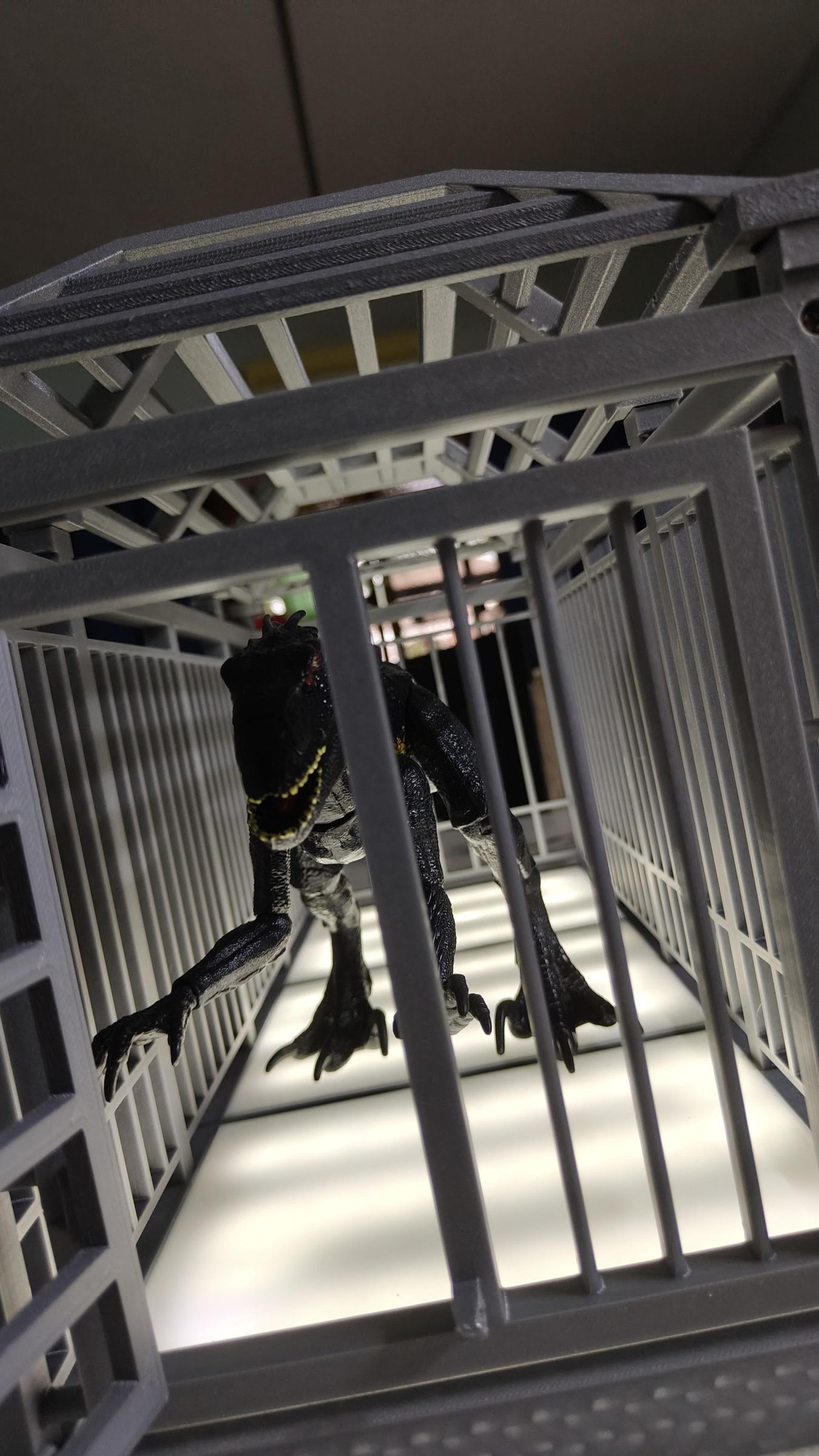 Indoraptor Cage - Jurassic World Toy : 5 Steps - Instructables