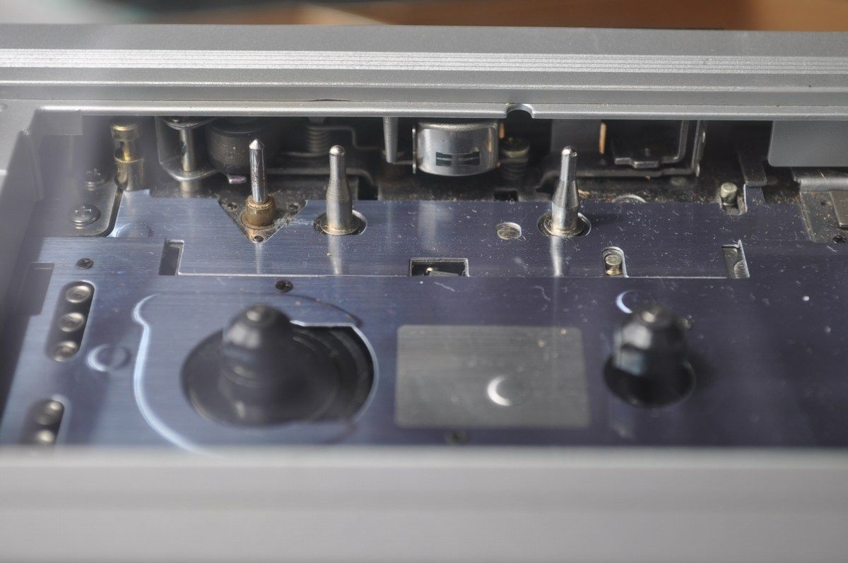 How to Clean a Cassette Recorder : 7 Steps - Instructables