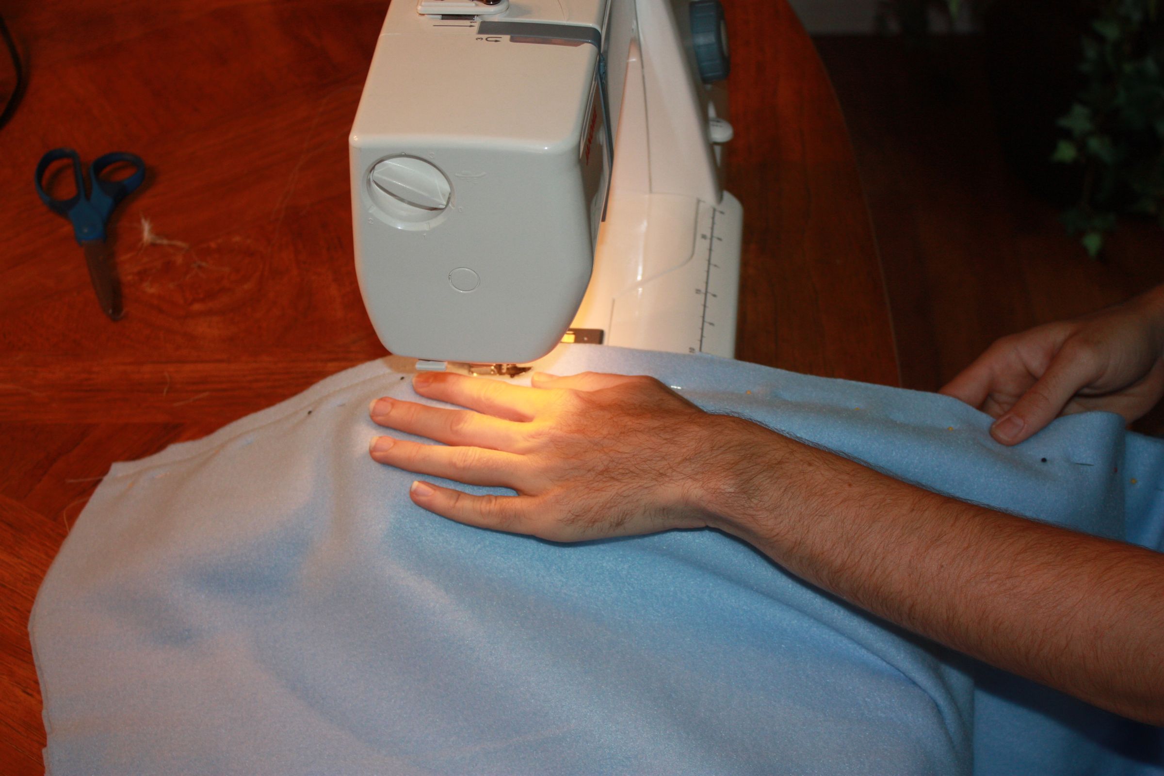 "Snuggie" Character Costume : 19 Steps (with Pictures) - Instructables