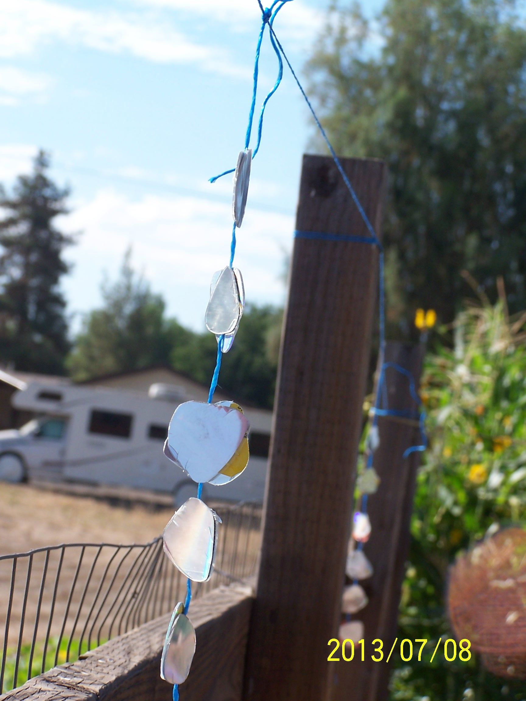 Bird Scarer From Old CDs : 5 Steps (with Pictures) - Instructables