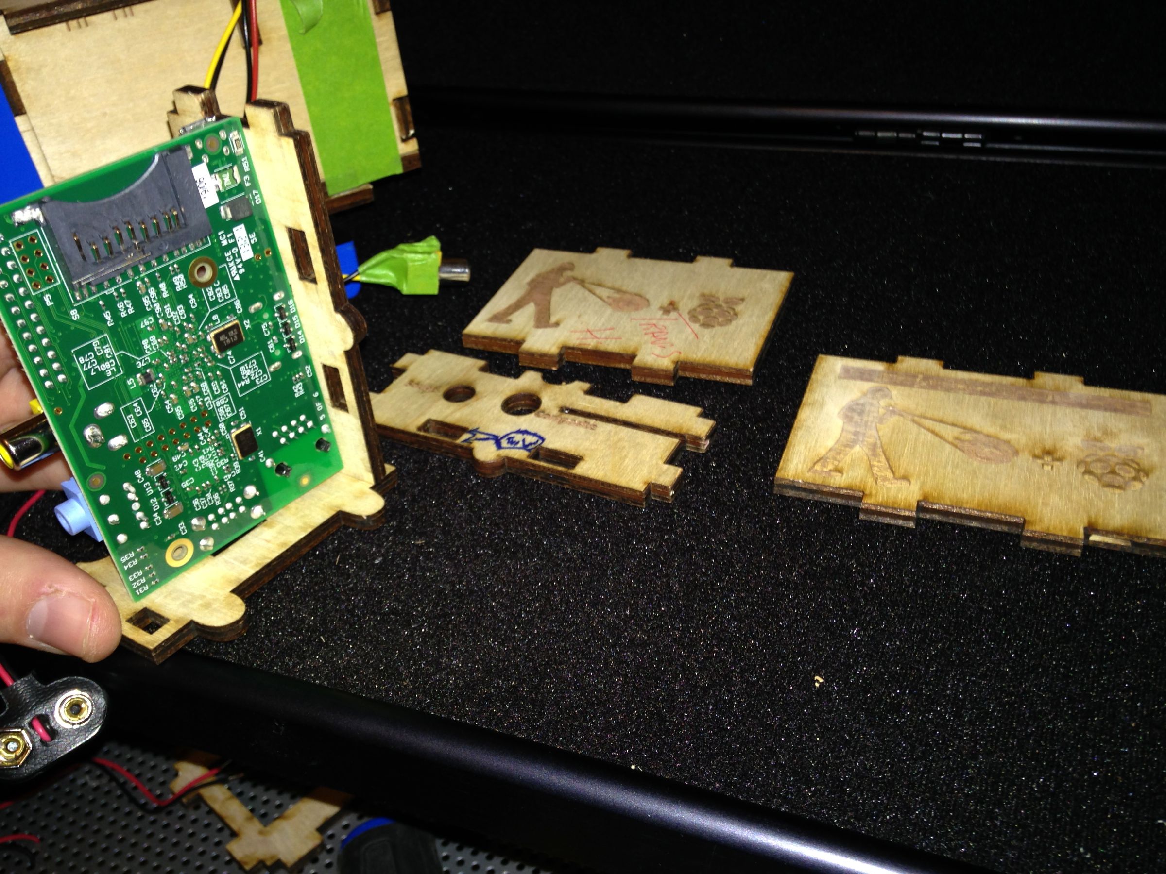 Augment Your Reality With the ITorch Raspberry Pi Flashlight Projector ...