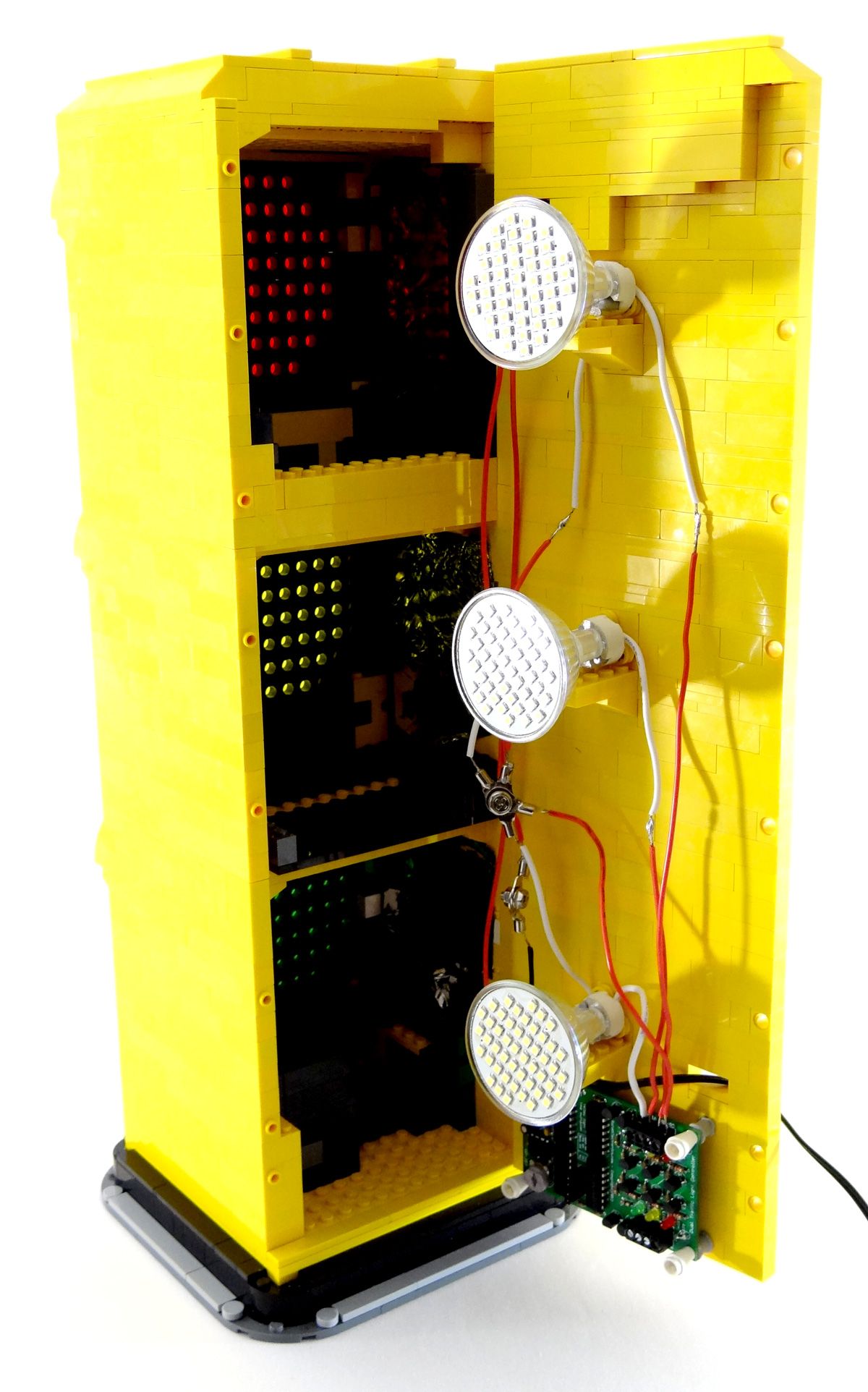 Fully-Functional LEGO Traffic Signal Lamp : 4 Steps (with Pictures ...
