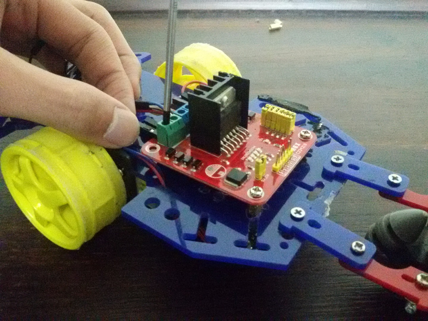 DIY Autonomous Line Tracking With Obstacle Avoiding Robot (Rover) : 7 Steps - Instructables