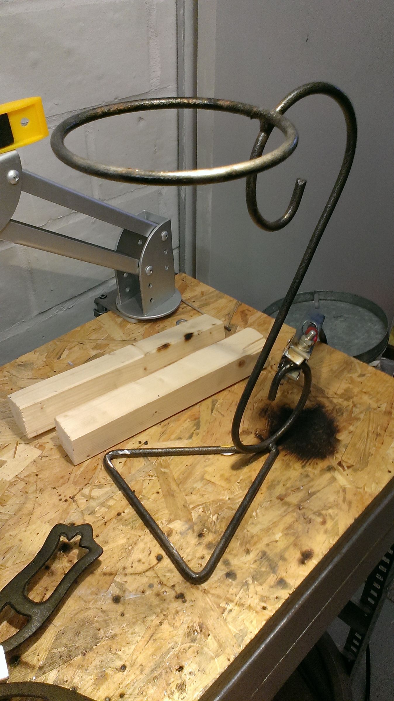 Manly Coffee Table : 6 Steps - Instructables