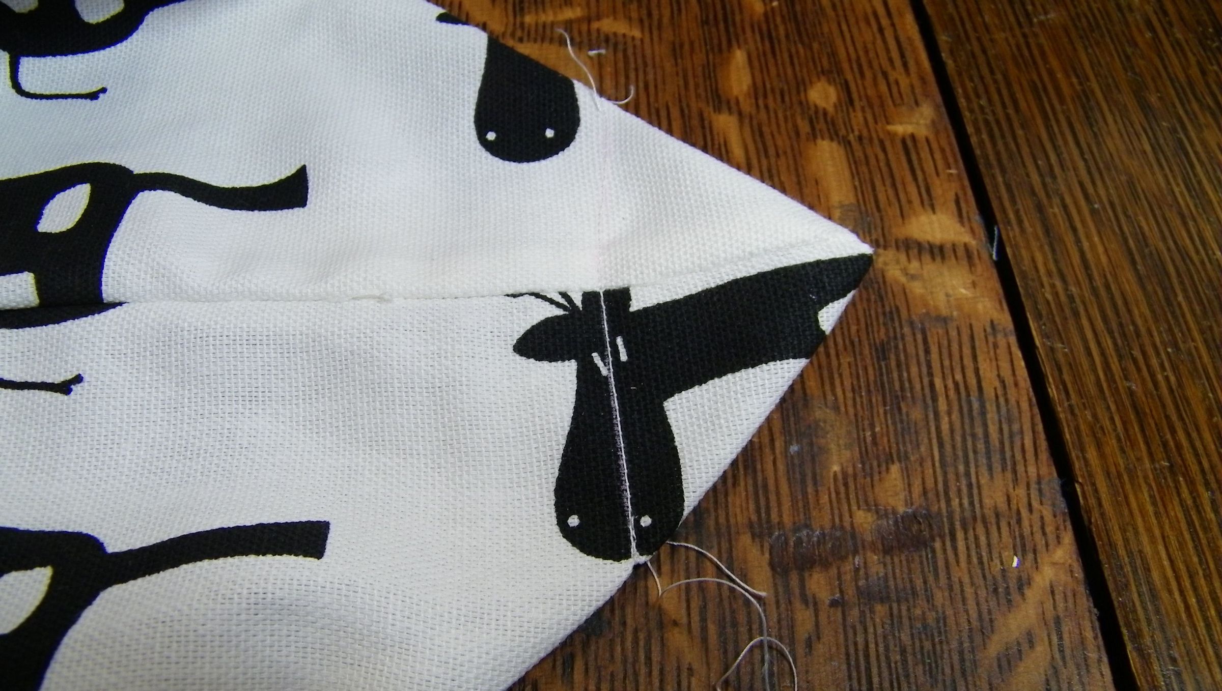 Simple Finished Boxed Corner for Re-usable Shopping Bag : 6 Steps ...