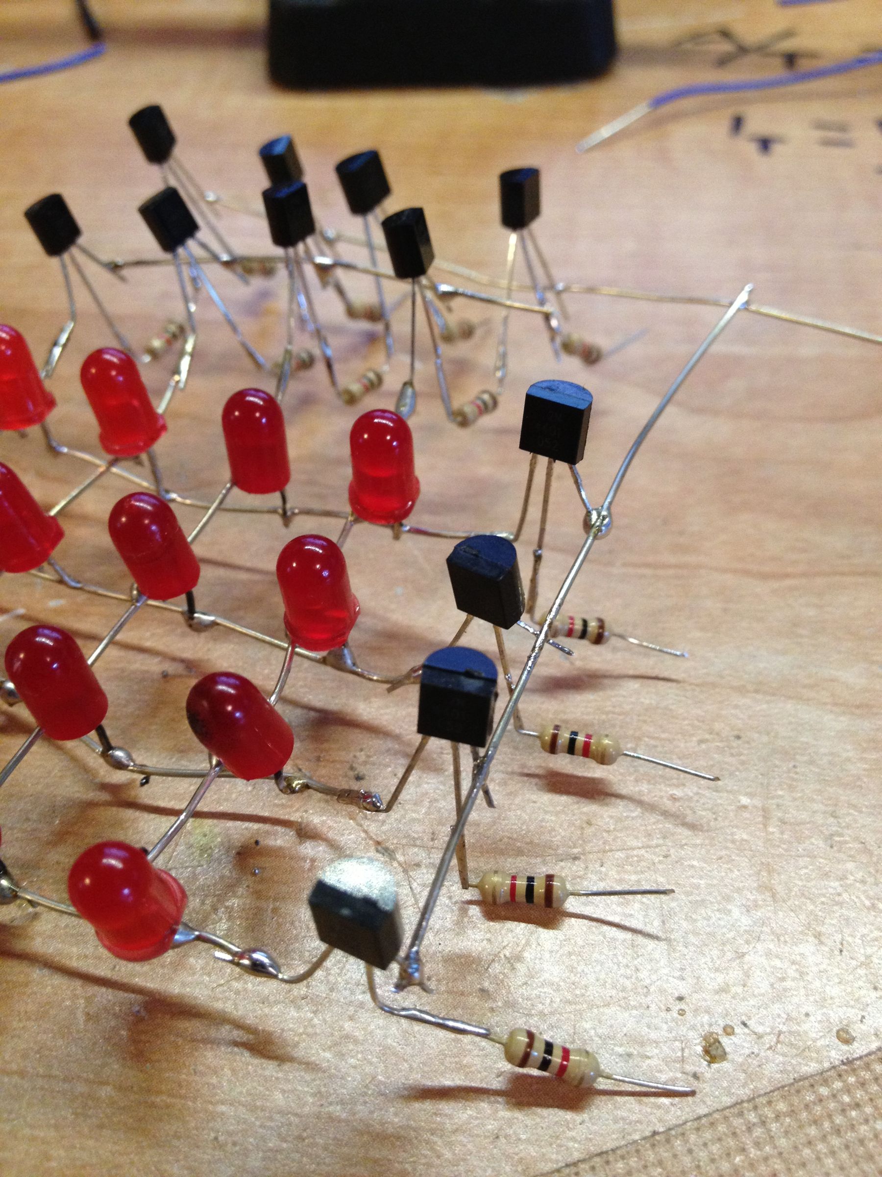Bluetooth Controlled 4X4 Led Matrix Using a SPLat EC1 PLC : 10 Steps - Instructables