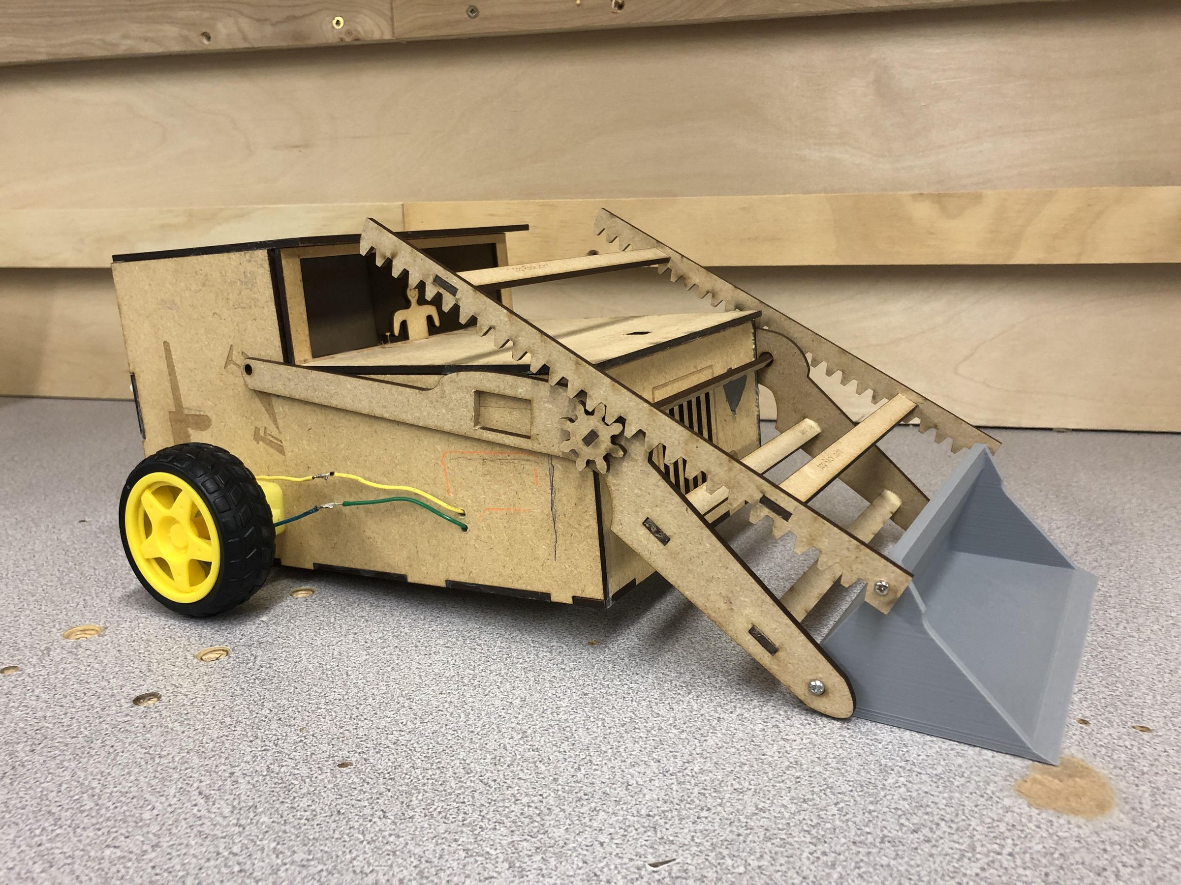 TBB Tractor Robot With Tractor Scoop Accessory : 6 Steps - Instructables