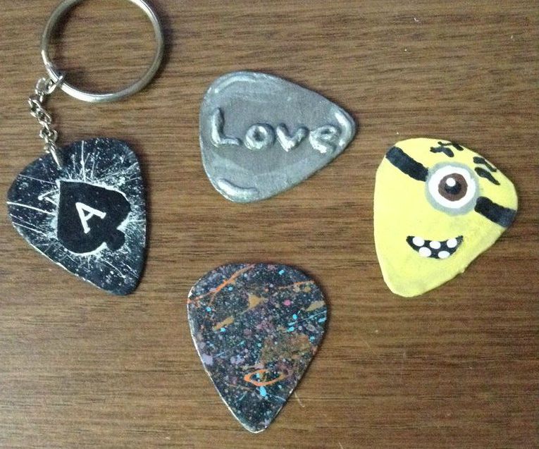 Personalized Guitar Picks : 4 Steps - Instructables
