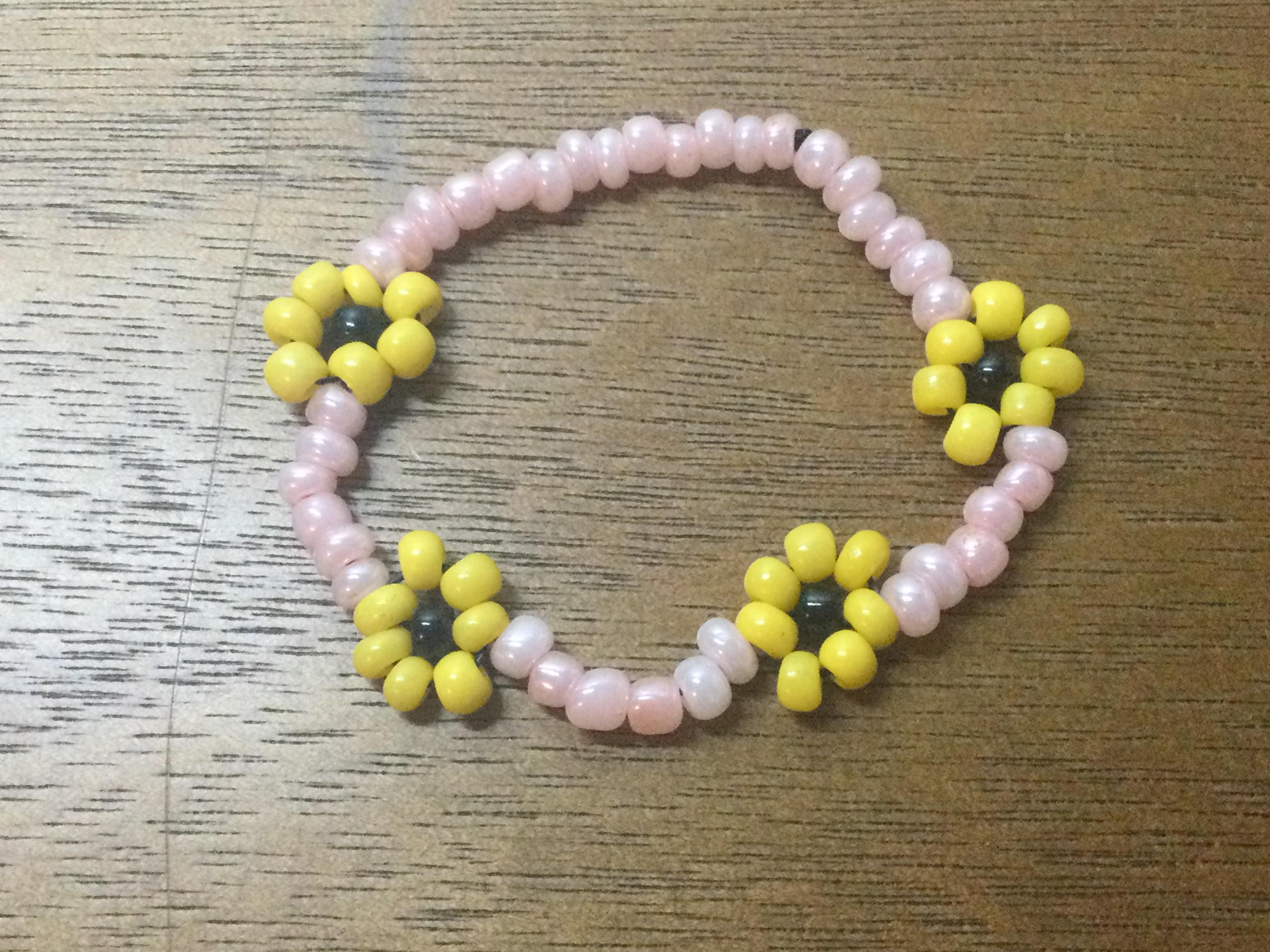 Daisy Spring Themed Bracelet : 3 Steps (with Pictures) - Instructables