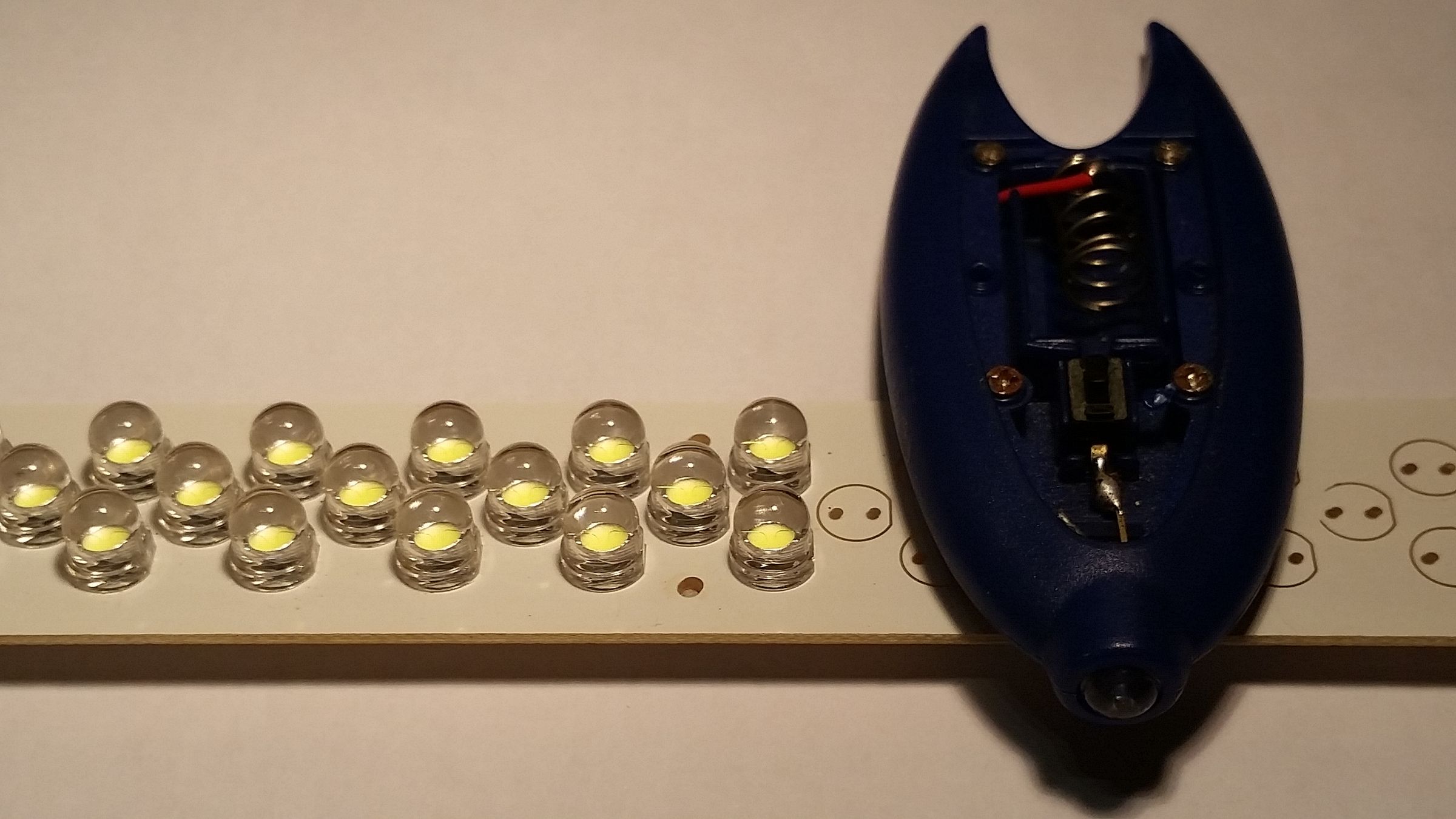DIY 9 Volt LED Emergency/Backpack Flash Light : 10 Steps - Instructables